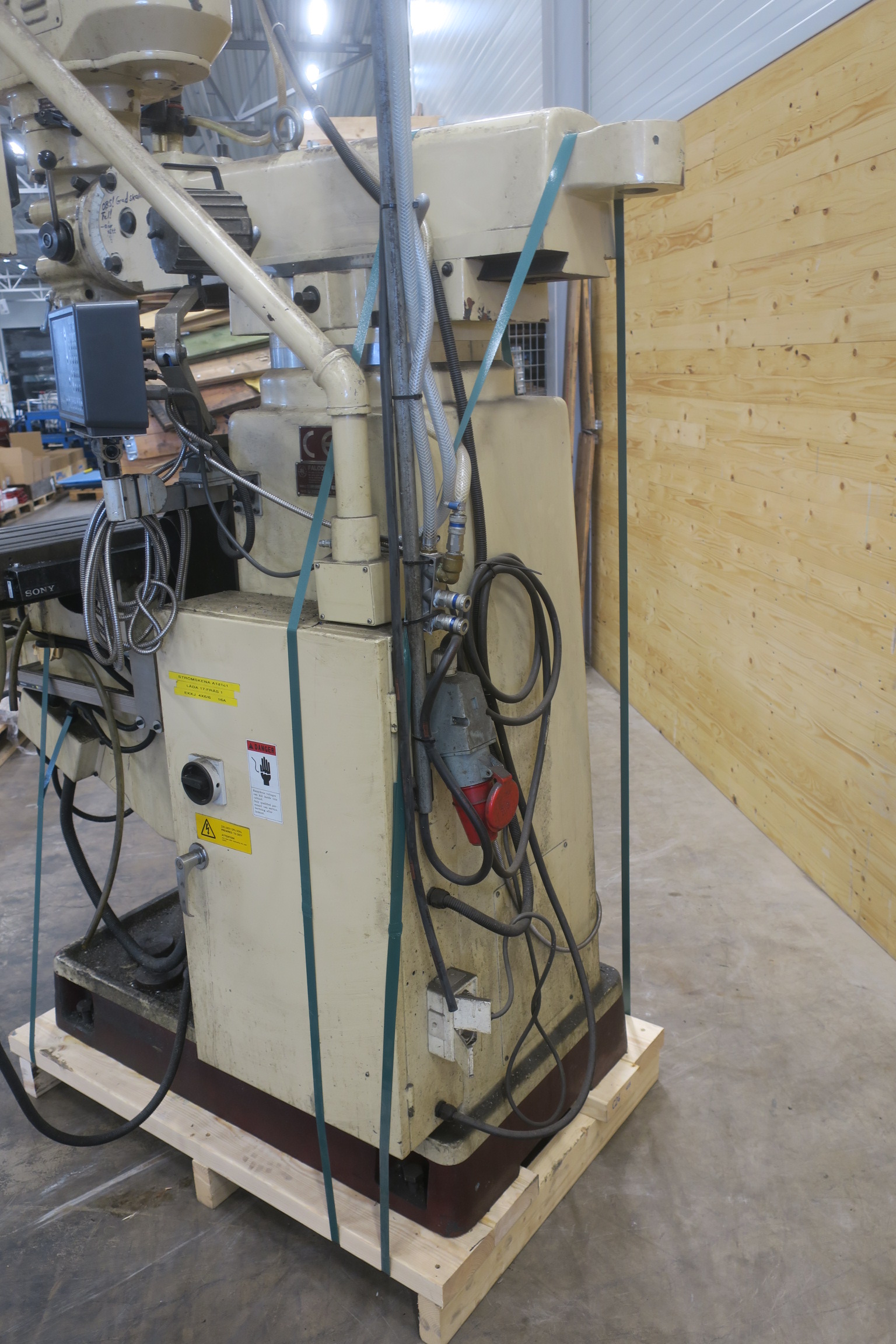 Milling machine Falcon FM-4VKH - PS Auction - We value the future ...