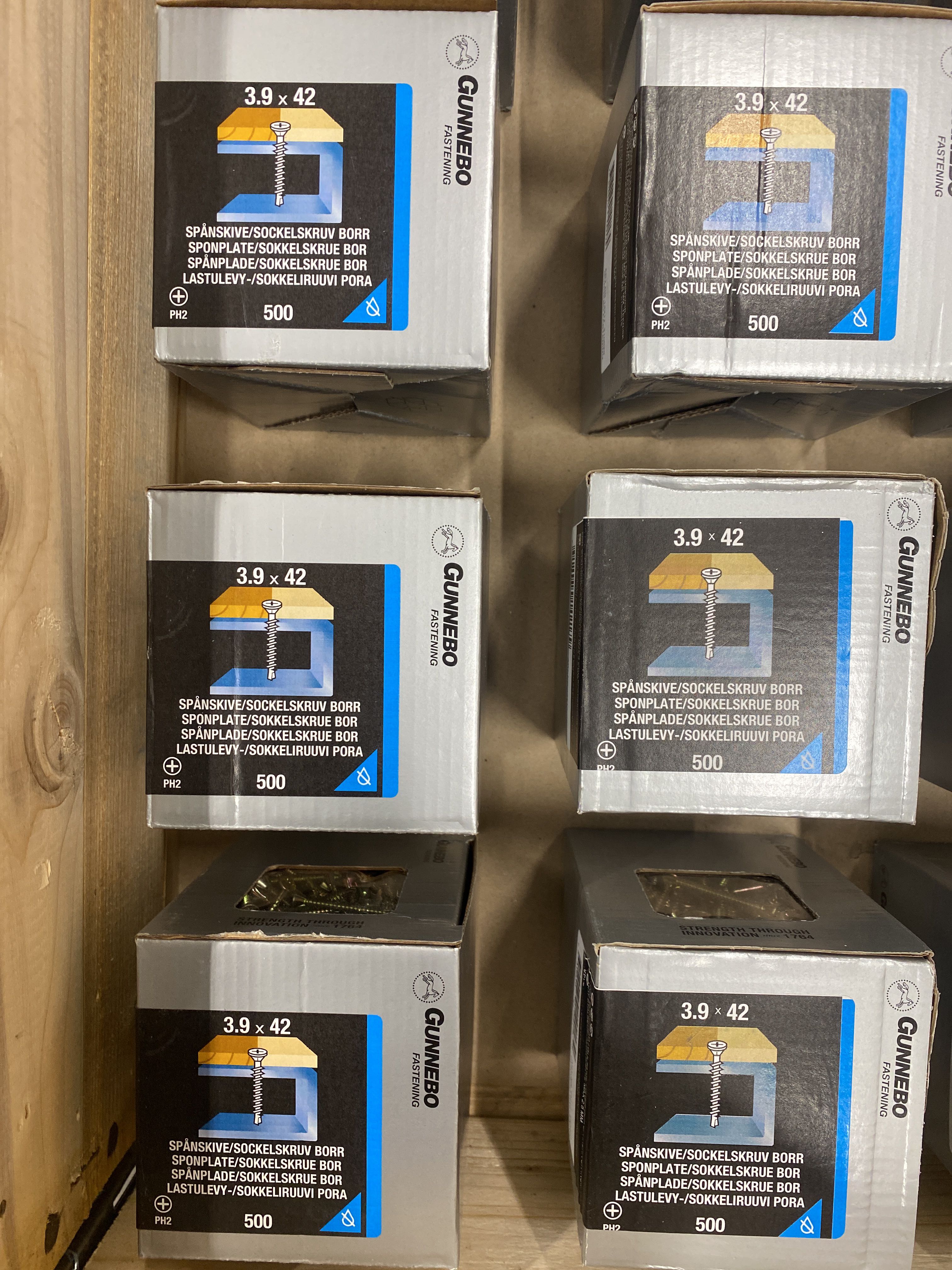 Screw assortment Gunnebo - PS Auction - We value the future - Largest ...