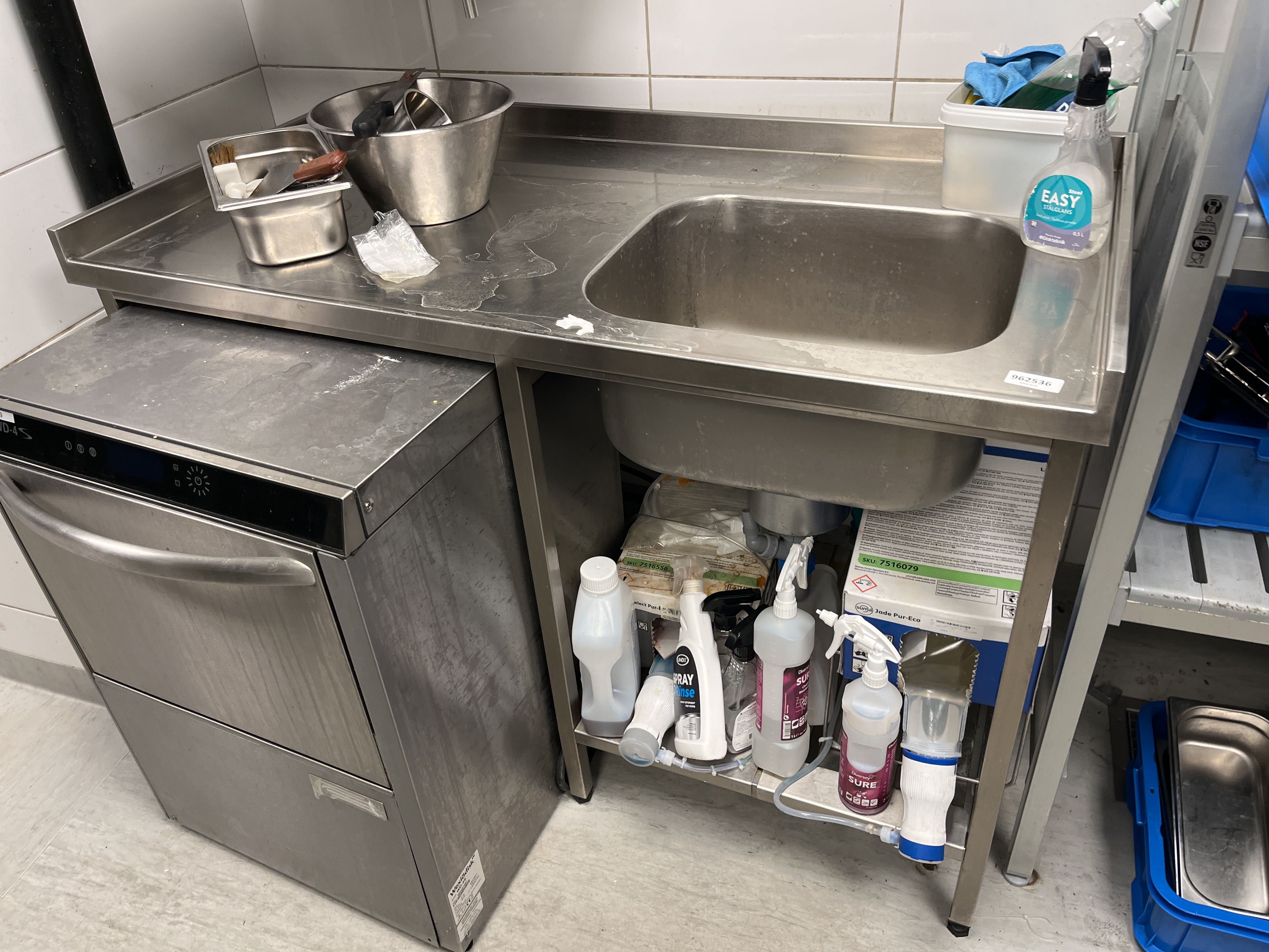 Rostfri diskbänk med vask 134x70x92 cm - Auktioner online ...
