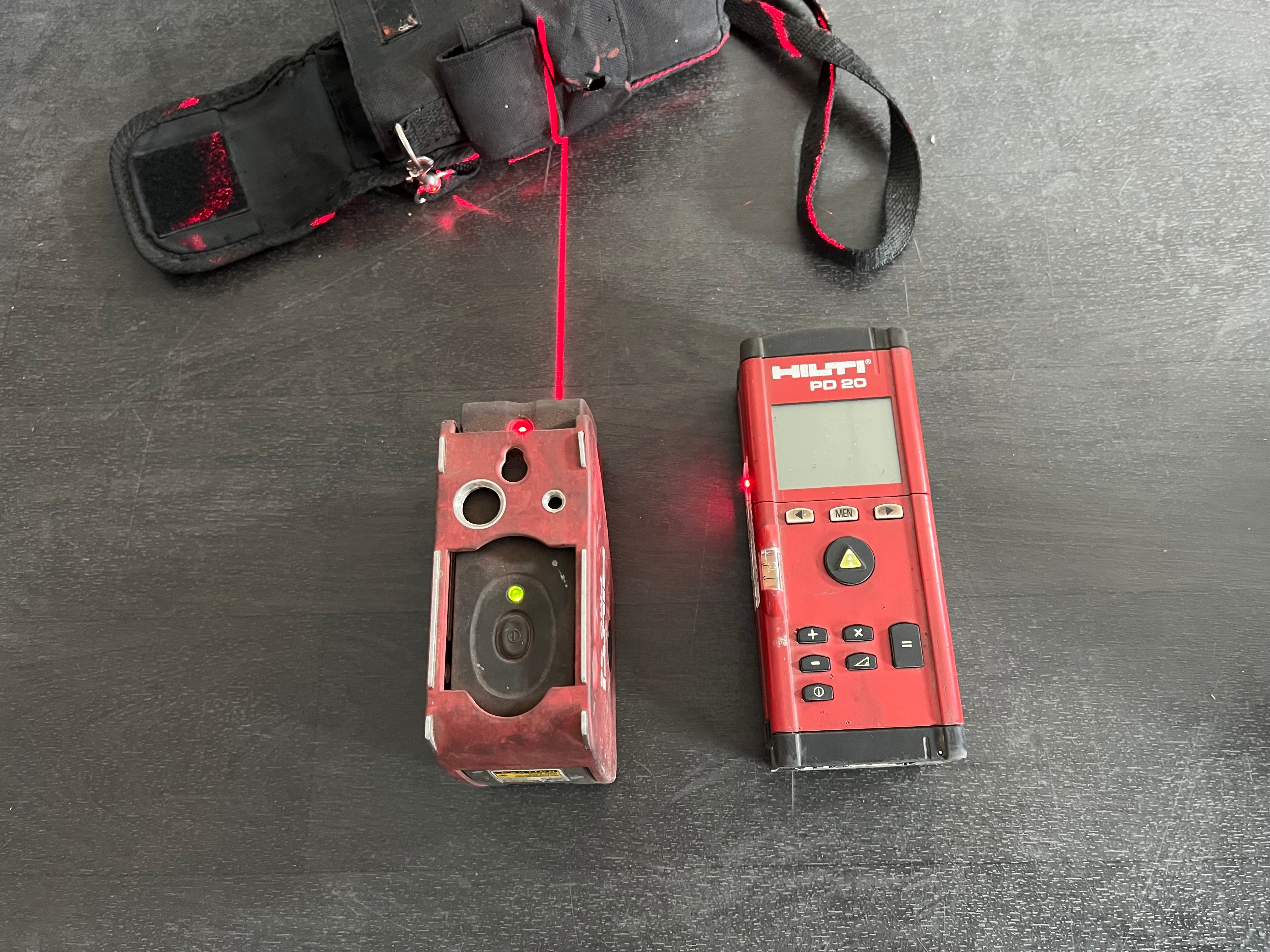 Hilti PMC36 Laser och PD20 avståndsmätare - Auktioner online ...
