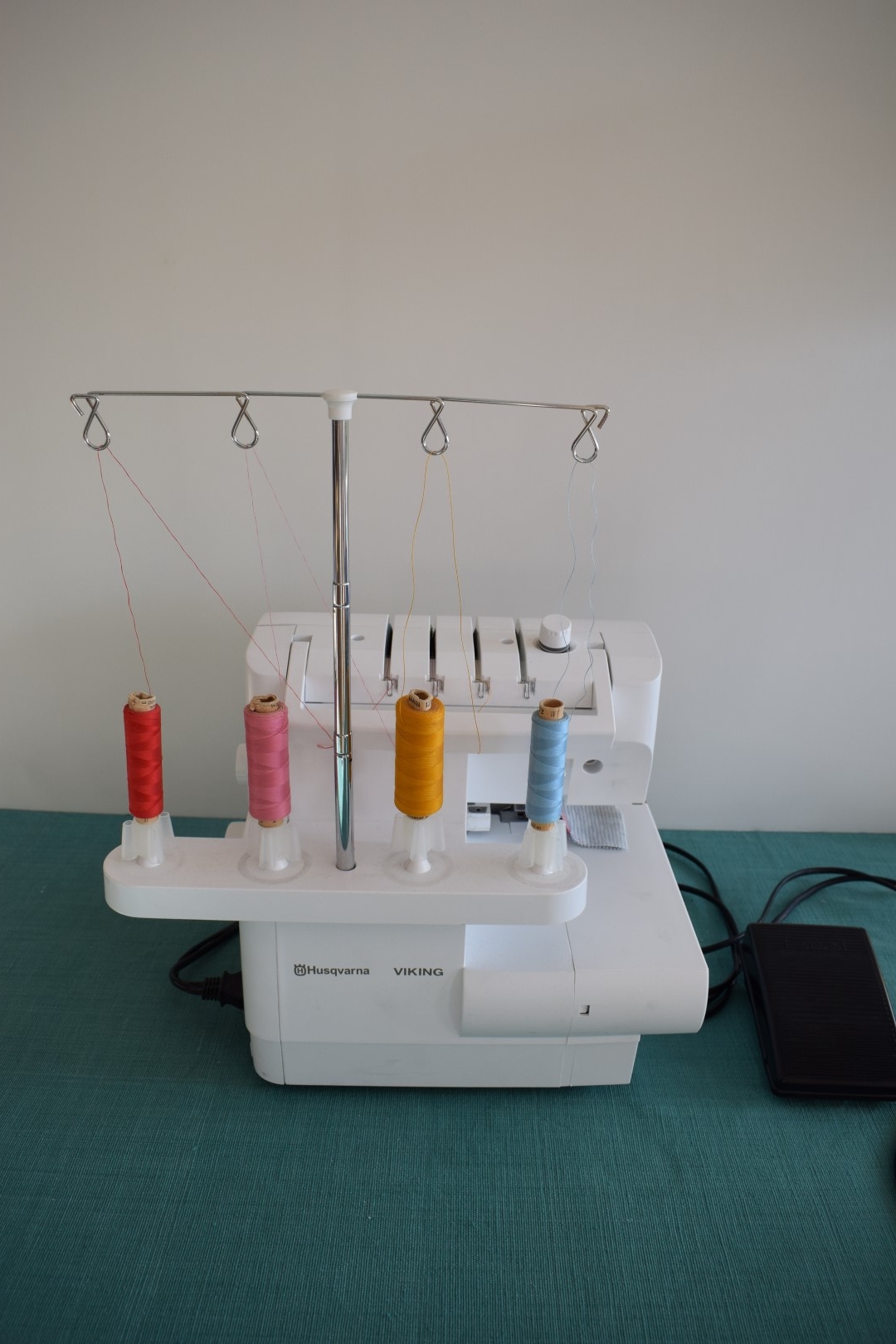 Overlock symaskin Huskvarna Viking Huskylock S15 - Auktioner online ...