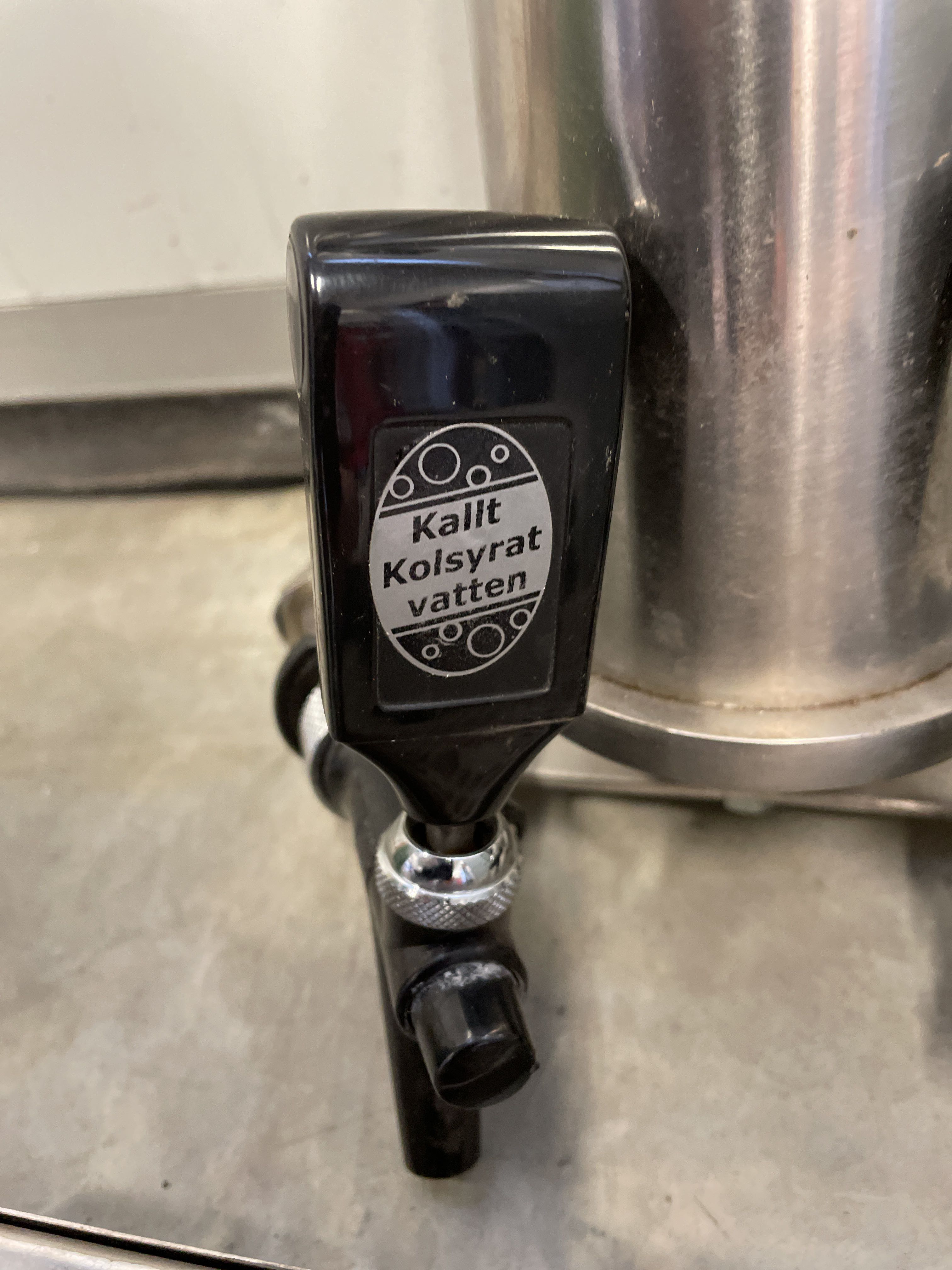 Vattendispenser - Auktioner online - Nätauktioner & Konkursauktioner ...