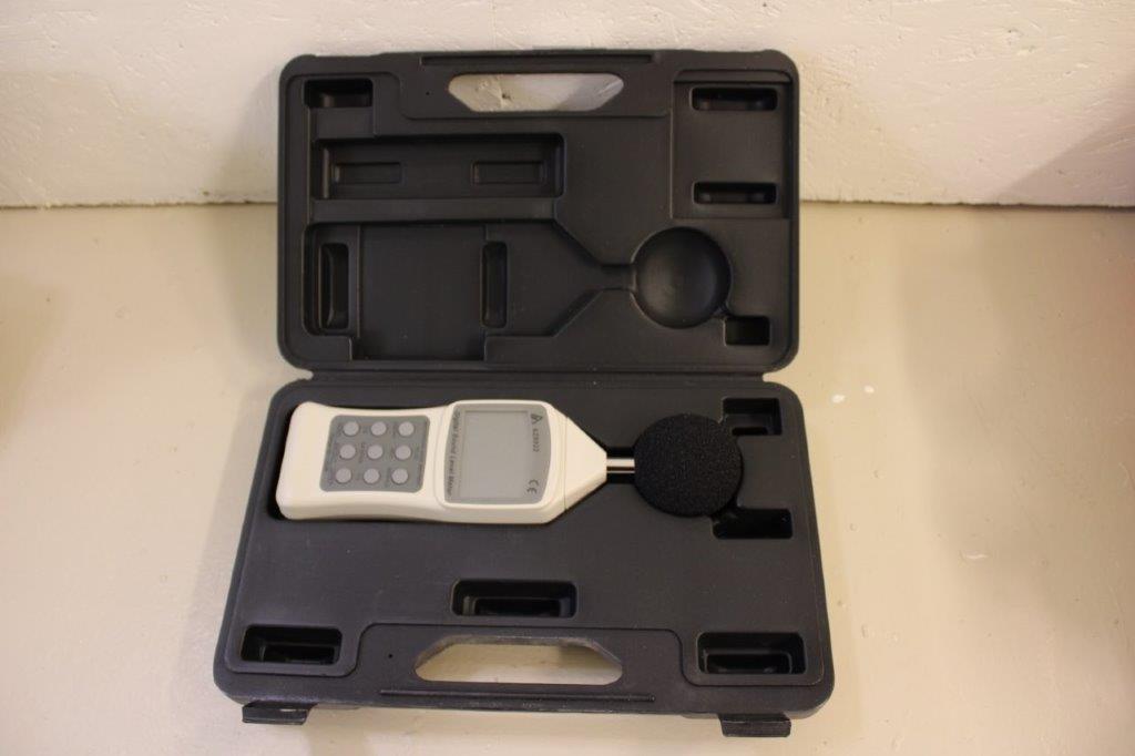 Digital ljudnivåmätare - AZ8922 - Auktioner online - Nätauktioner ...