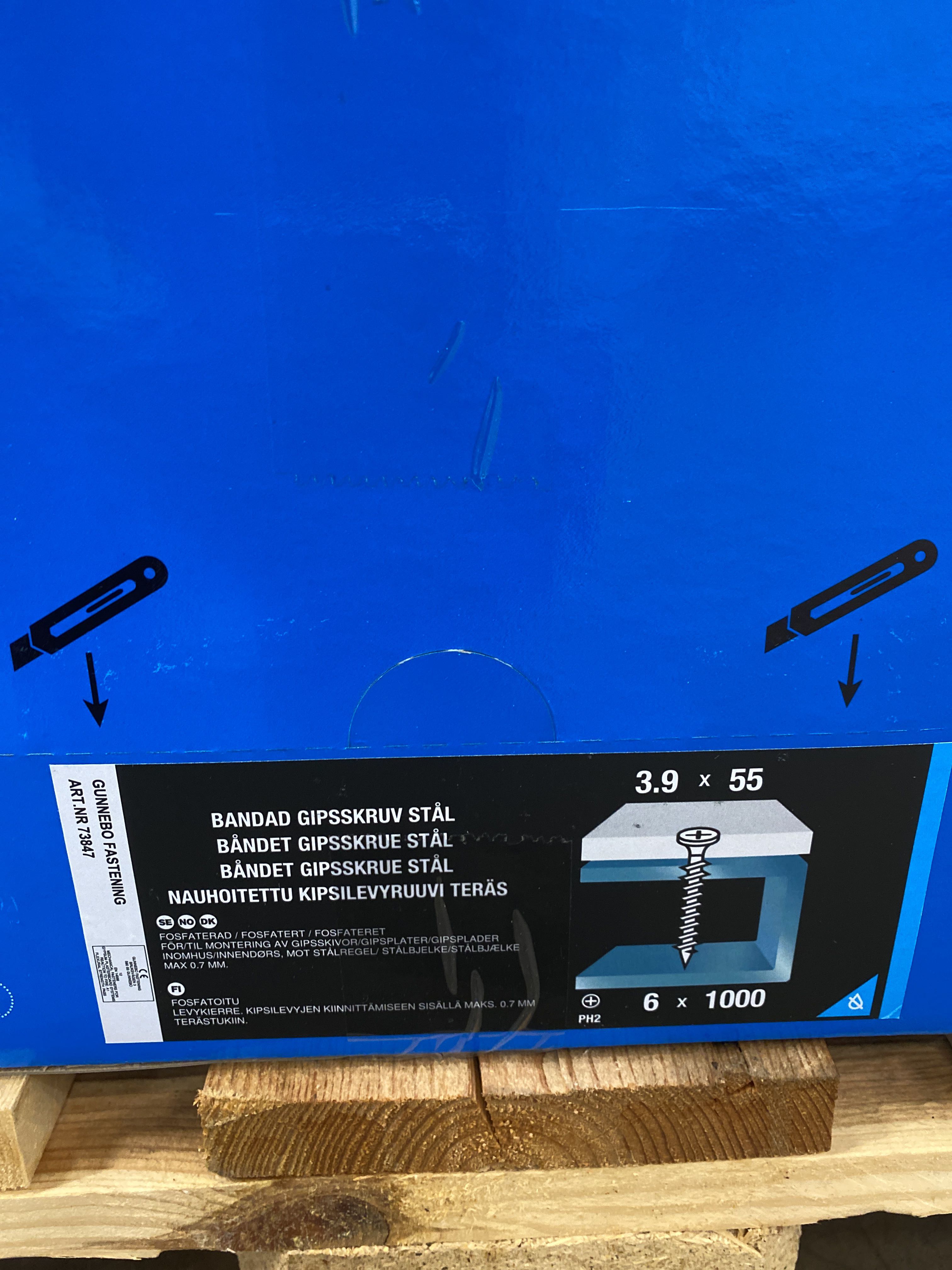 Pallet with banded screw - PS Auction - We value the future - Largest ...