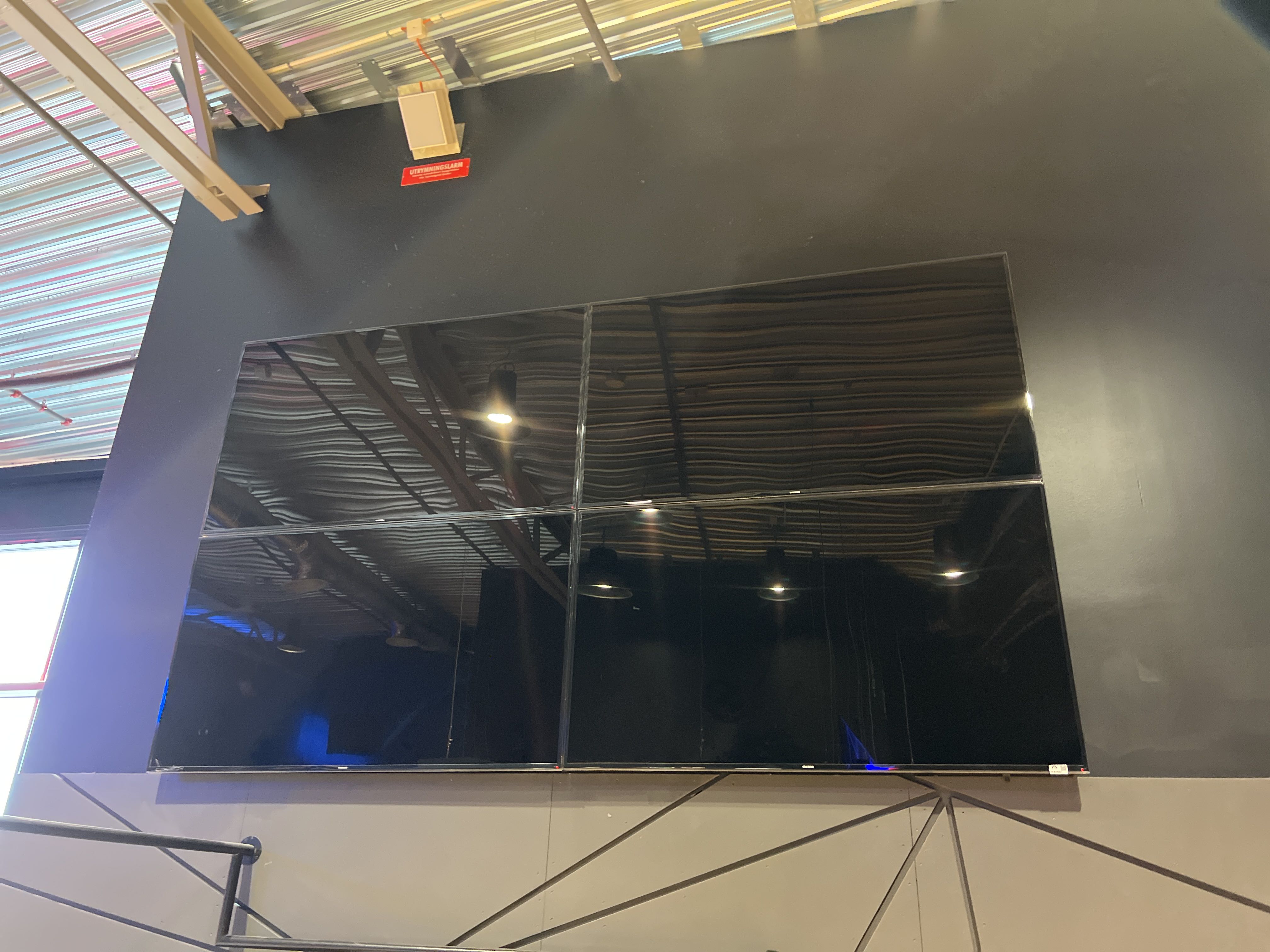 Tv-skärmar 4 st - Samsung - Auktioner online - Nätauktioner ...