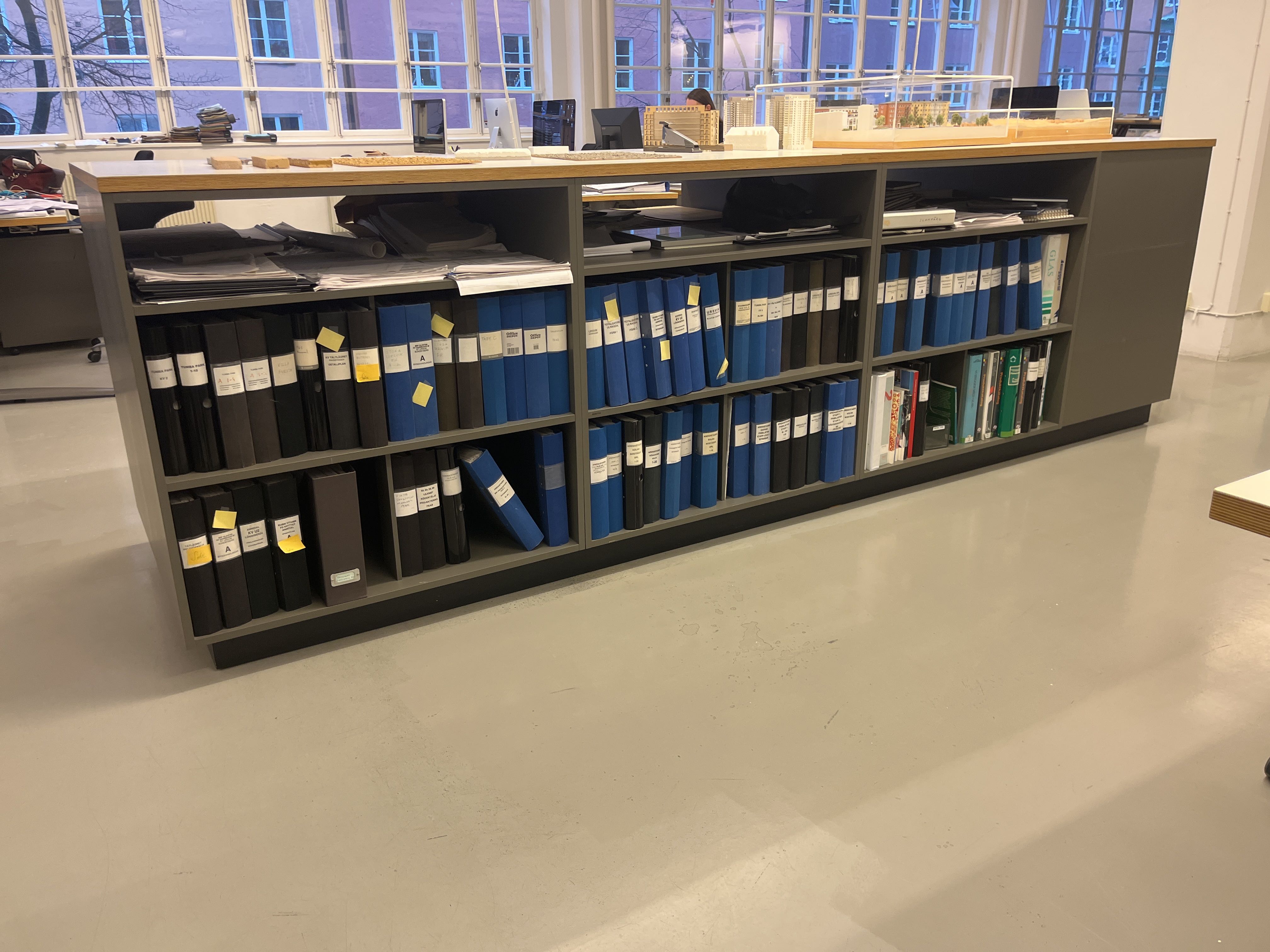 Work table/storage room with integrated drawing cabinet approx. 4m 2 ...