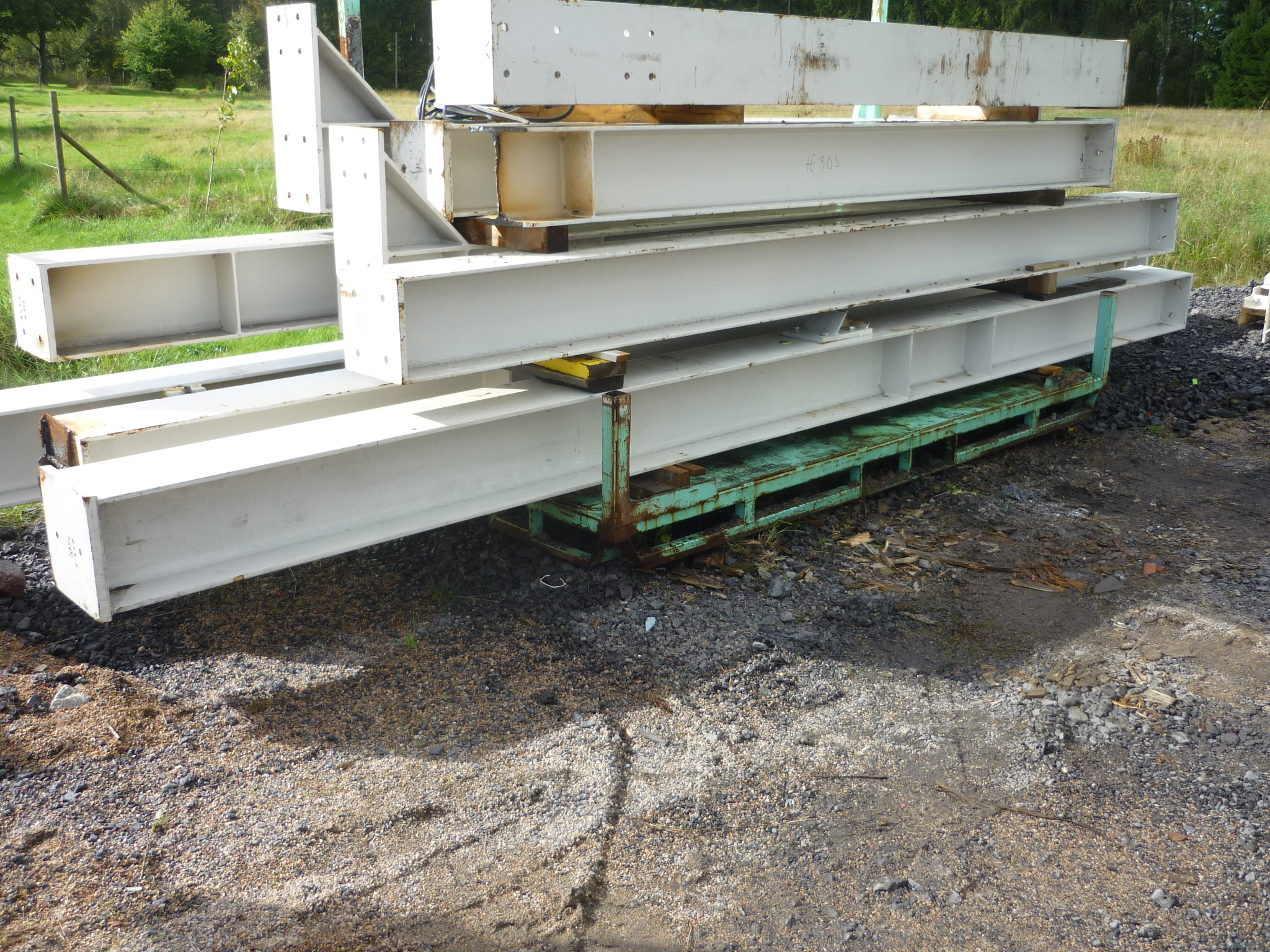 HEA 300 beam - PS Auction - We value the future - Largest in net auctions