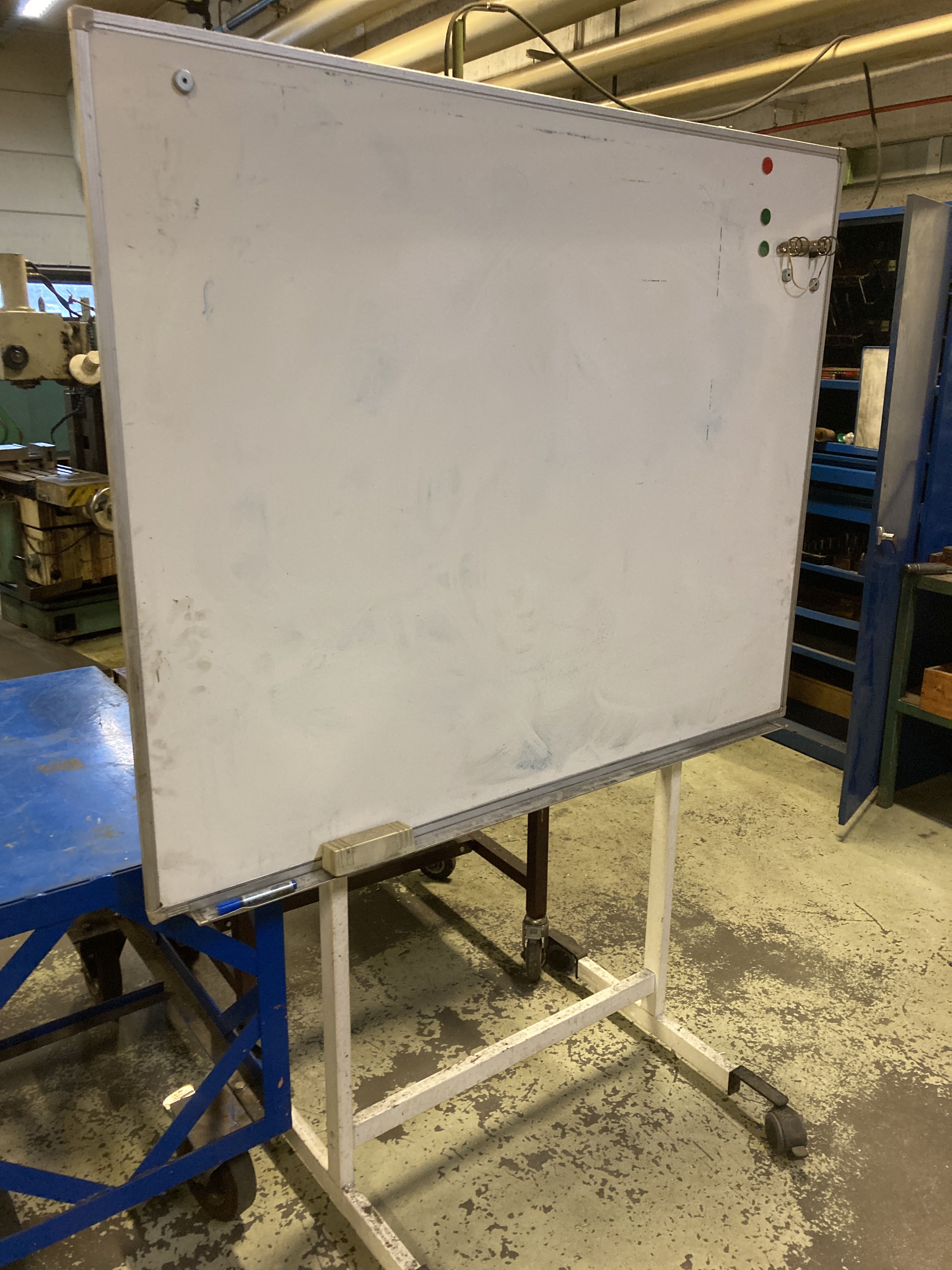 Rolling table, stepladder and whiteboard - PS Auction - We value the future - Largest in net ...