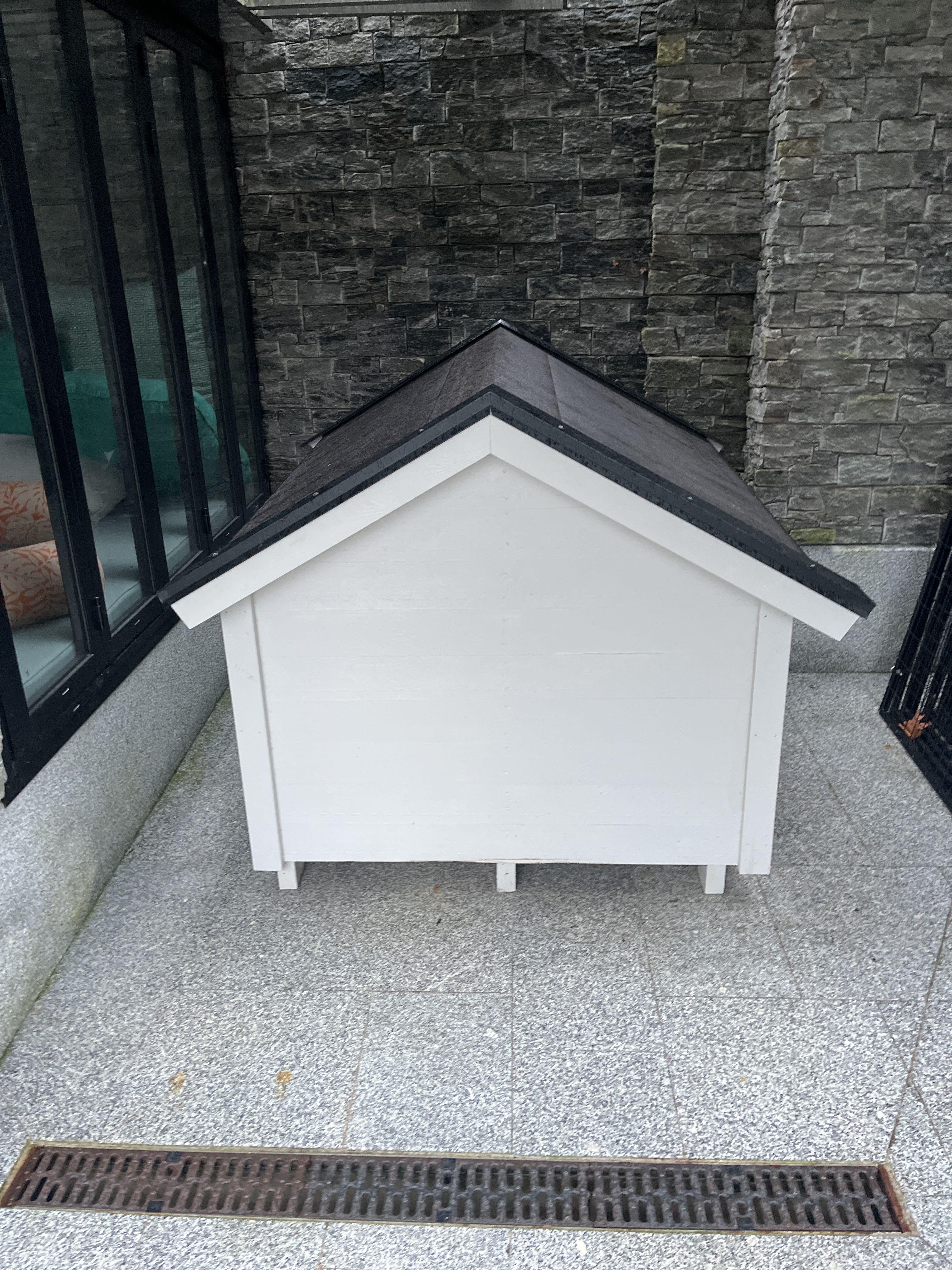 Hundkoja med stängsel för hundgård - Auktioner online - Nätauktioner ...