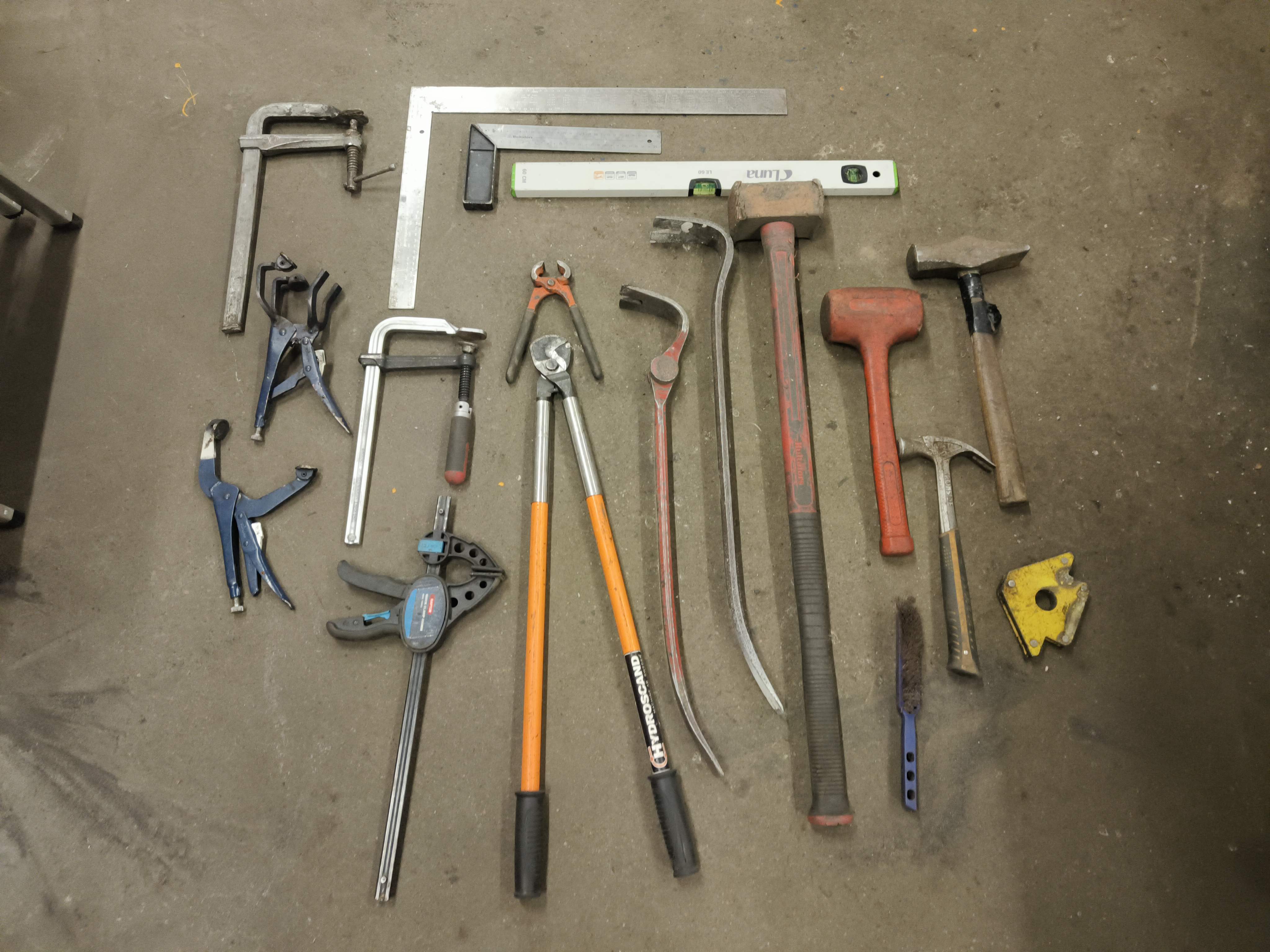 Sledgehammers, crowbars, clamps and more - PS Auction - We value the ...