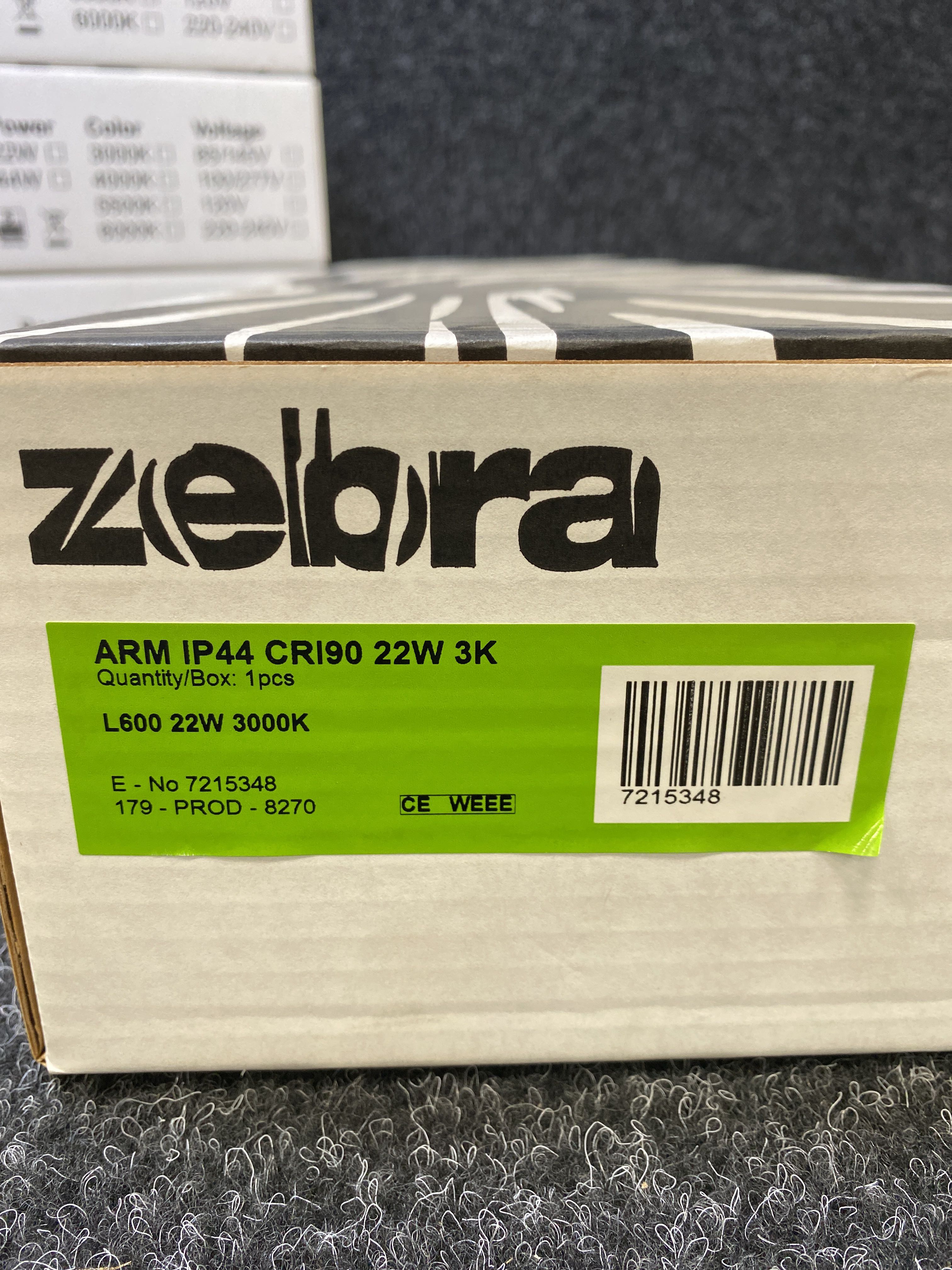 4st Armaturer Zebra IP44 CRI90 22W 3K - Auktioner online - Nätauktioner ...