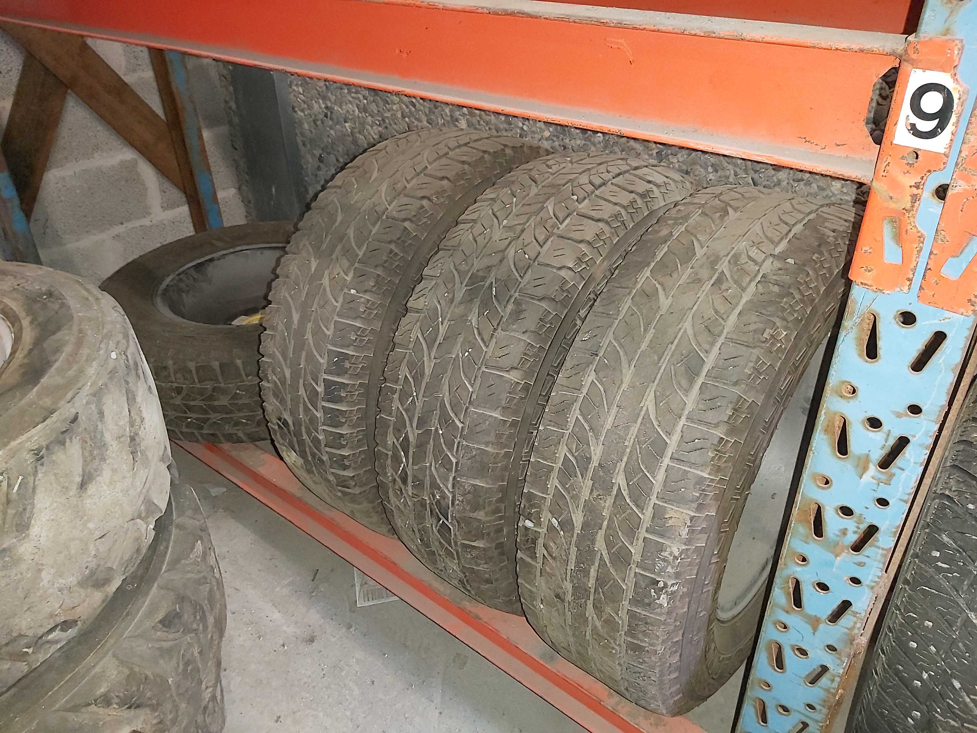 Tire storage with scaffolding for tires - PS Auction - We value the ...