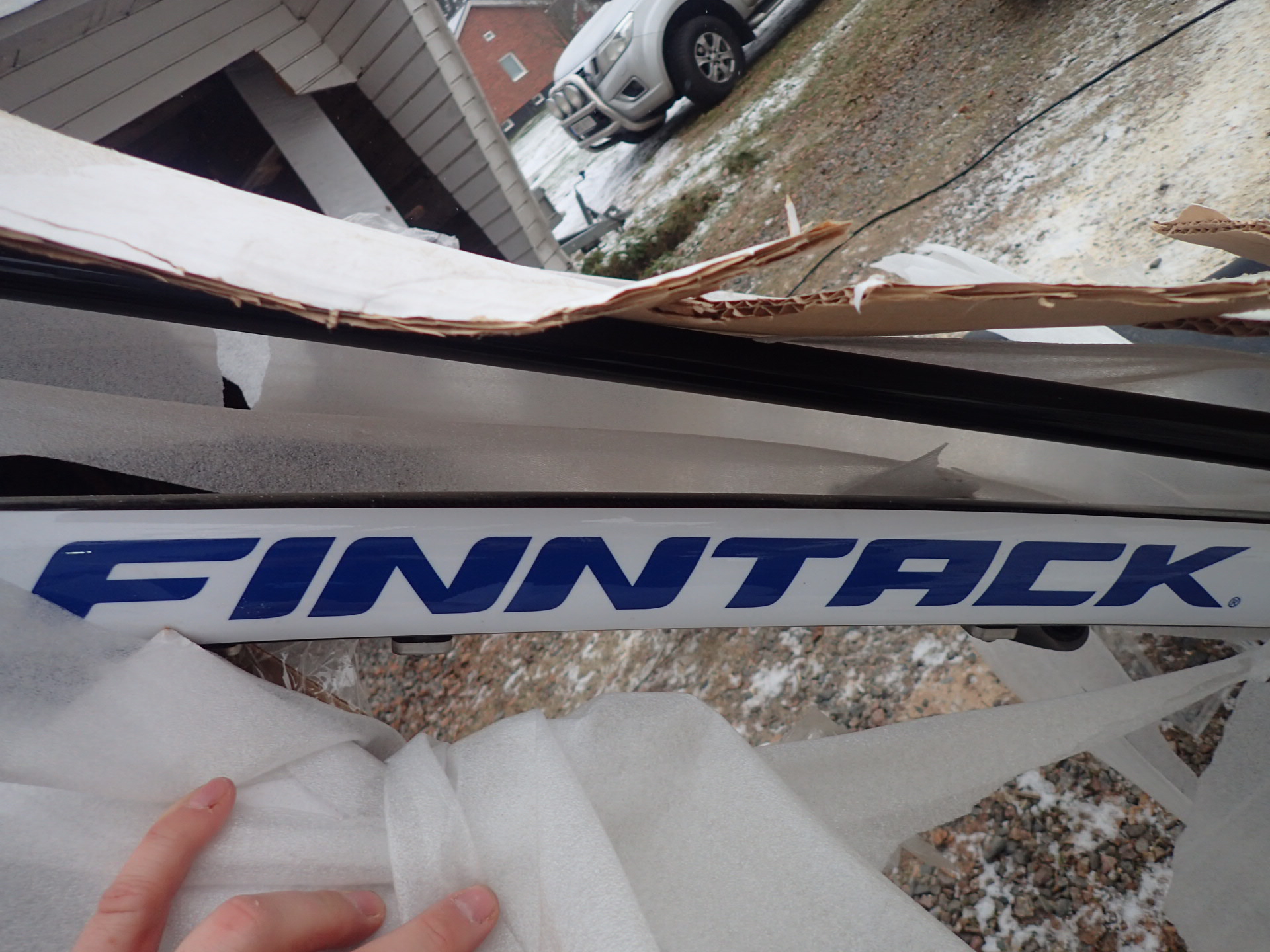 NY Tävlingssulky Finn Tack C6 Contender med hjul - Auktioner online ...