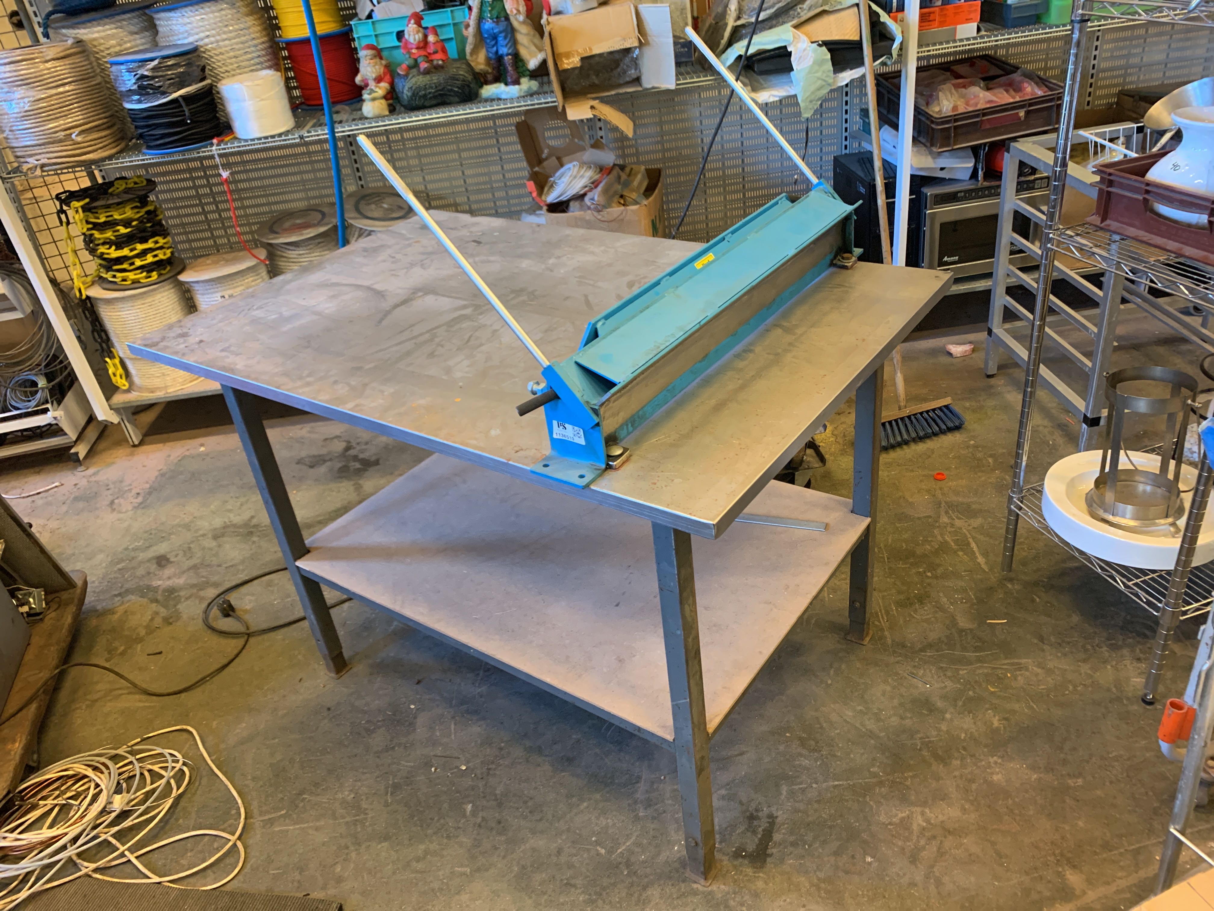 Sheet metal table with bending machine - PS Auction - We value the ...
