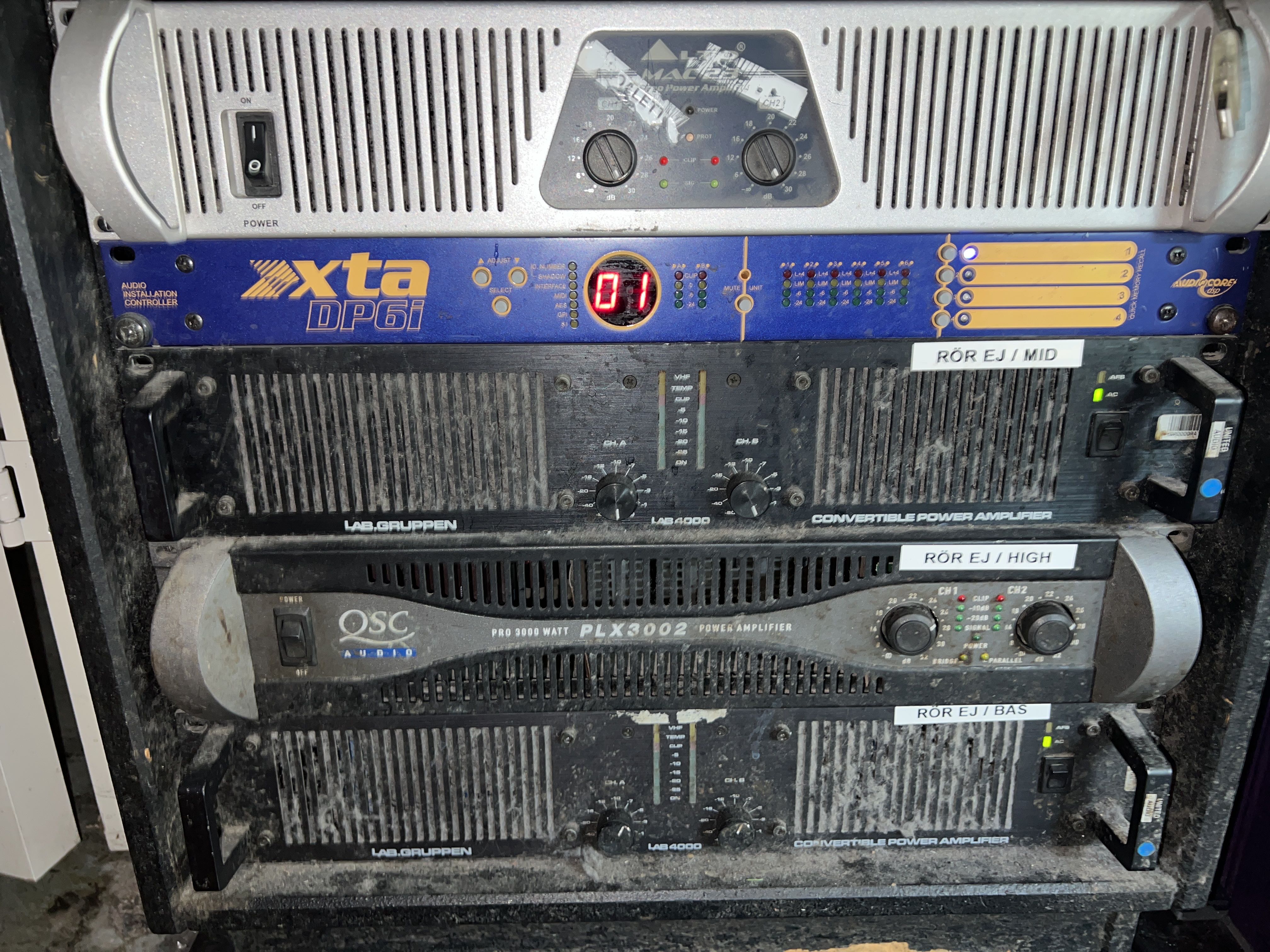 Stage with sound equipment - PS Auction - We value the future - Largest ...