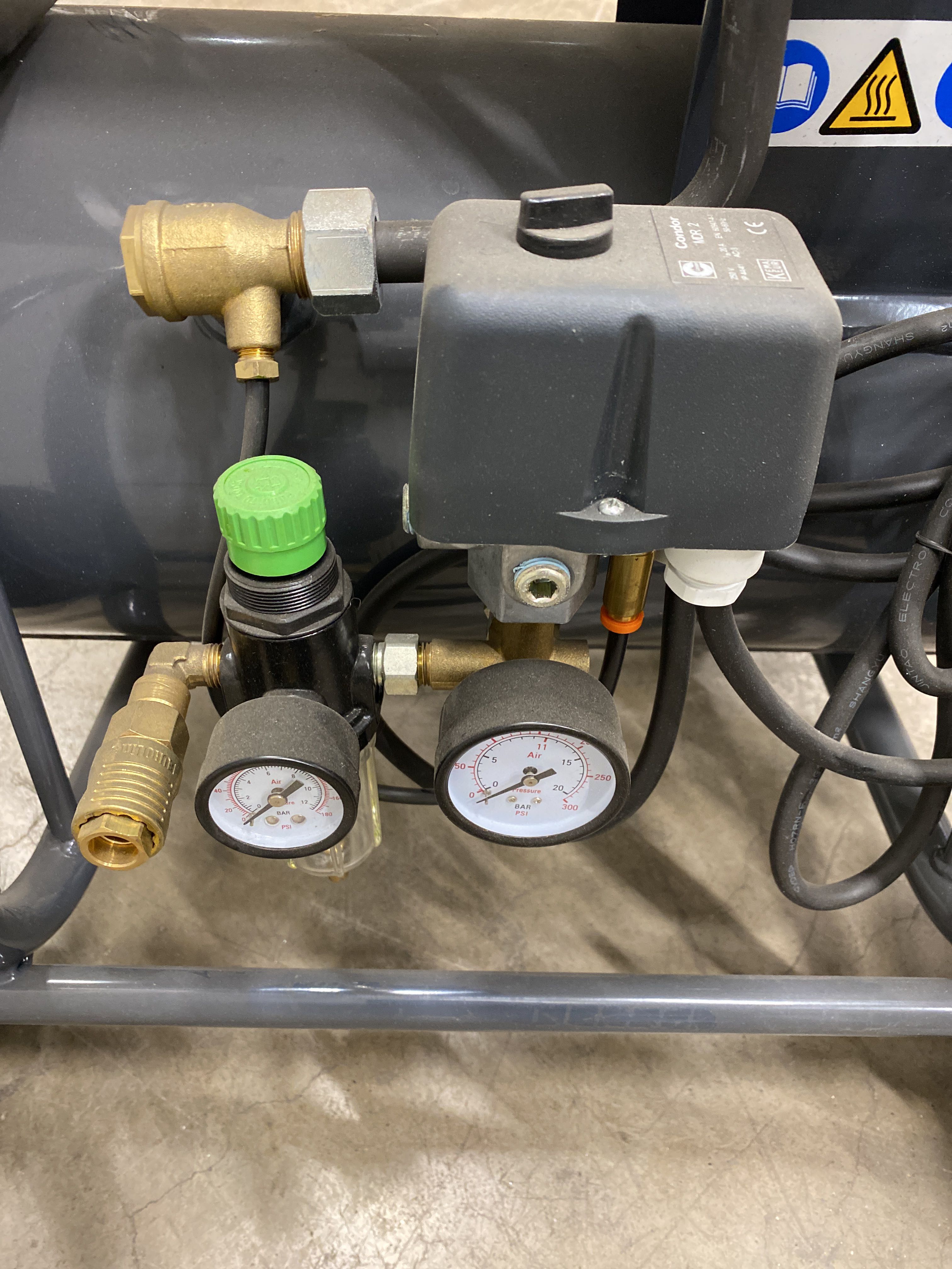 Compressor Luna ACD3-24BT 230V (Repair copy) - PS Auction - We value ...