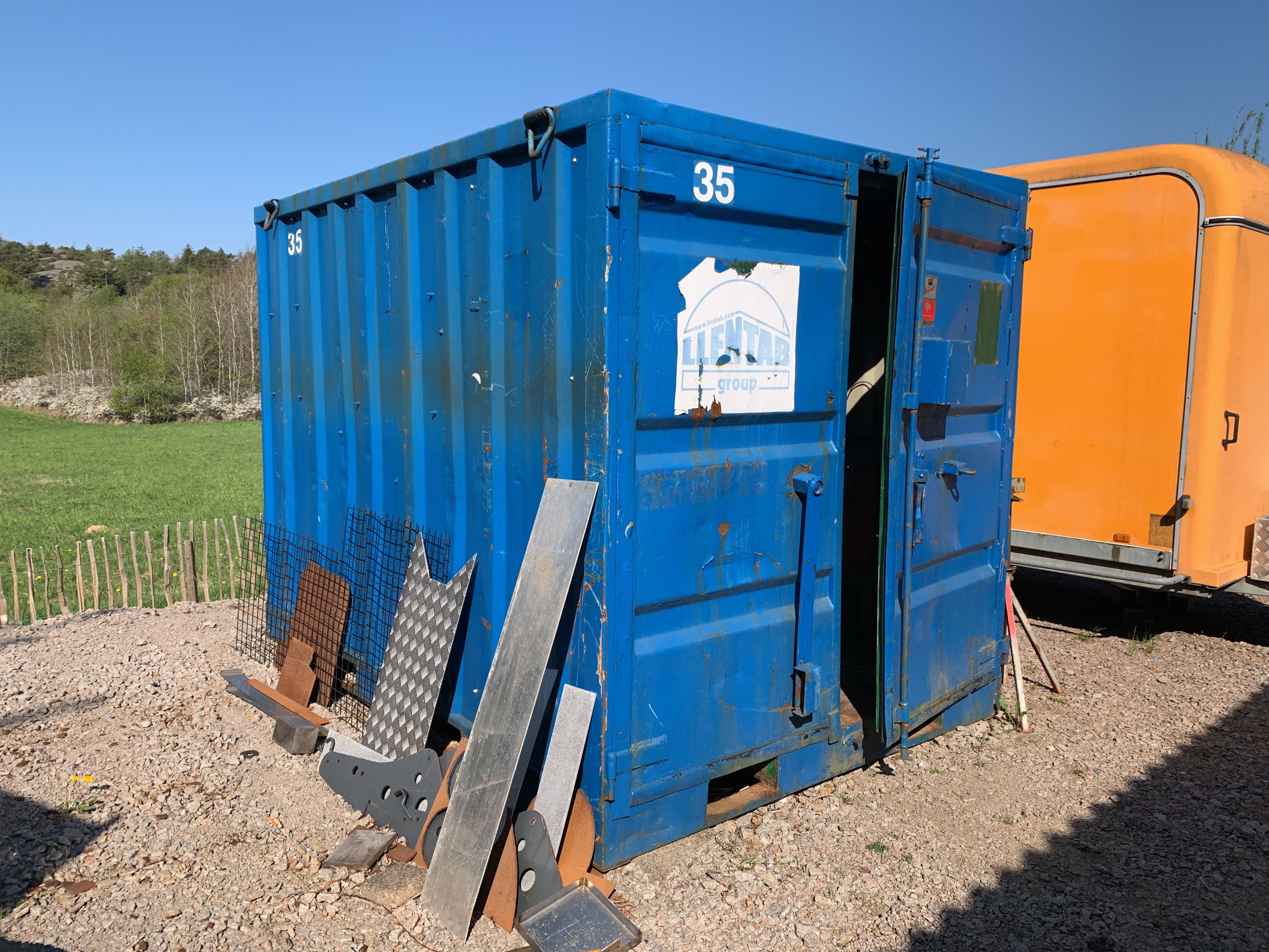 Container verkstadsinredd - Auktioner online - Nätauktioner ...