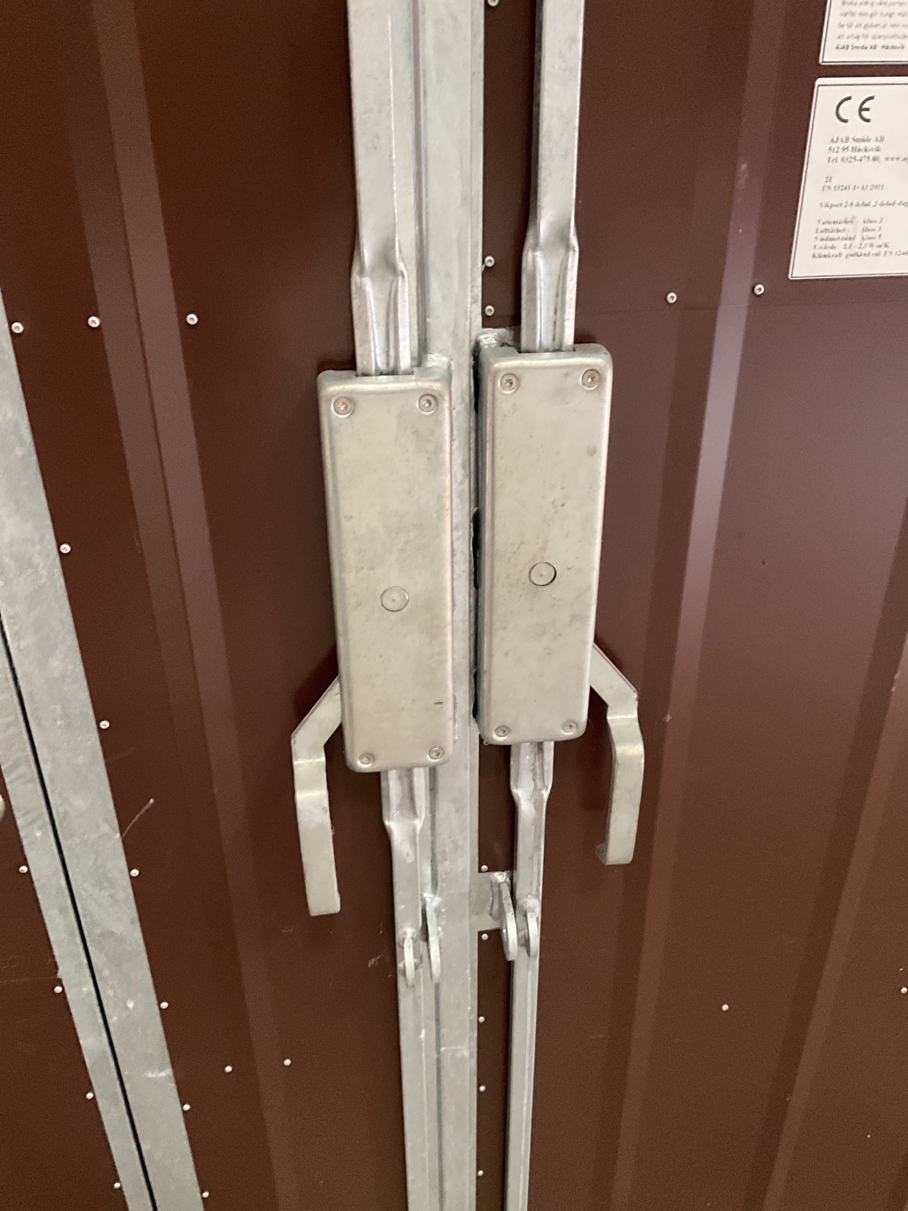 Folding gate with wicket door - PS Auction - We value the future ...