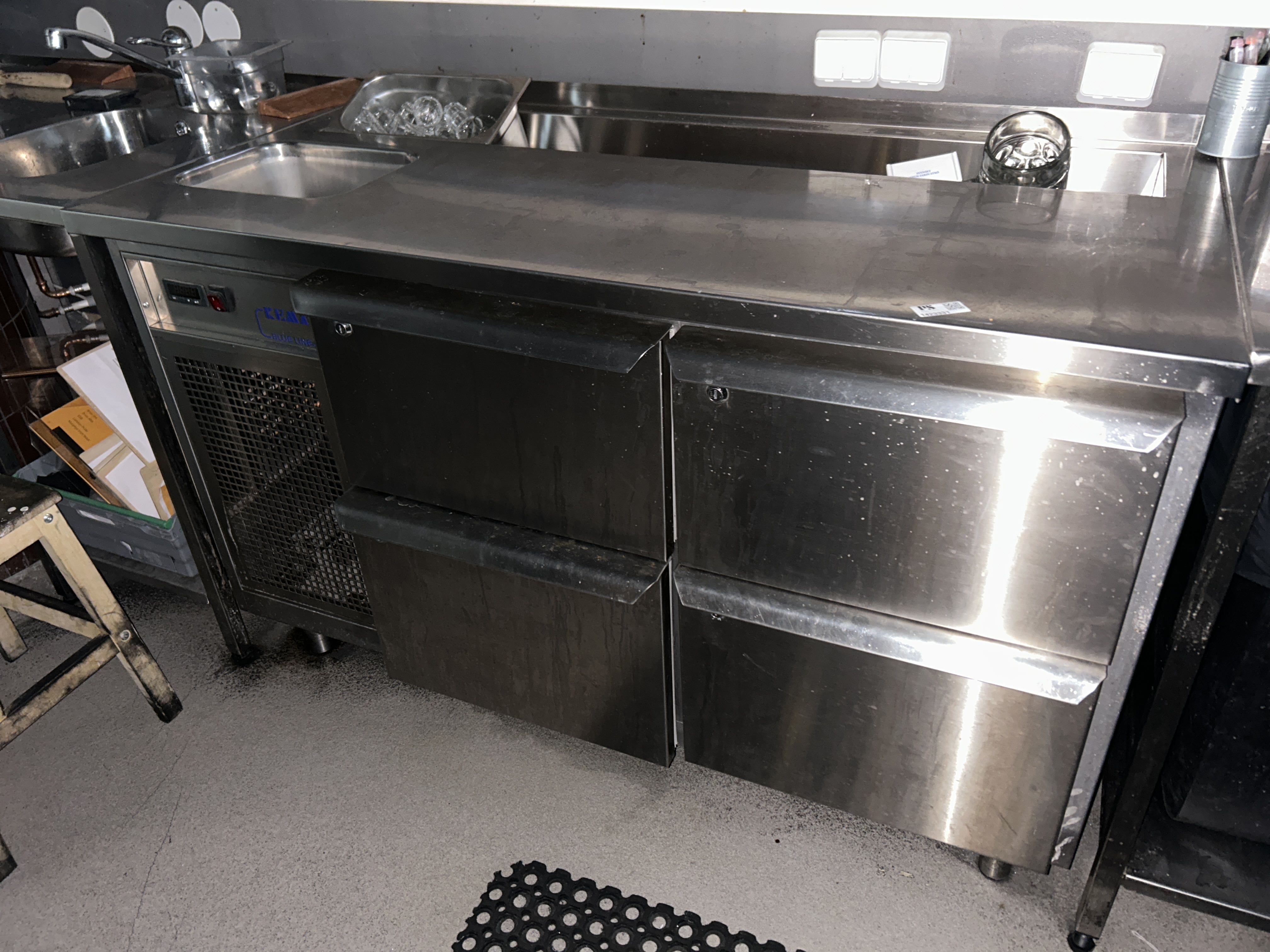 Bar counter with chute, sink and 4 drawers - Kema Blue Line - PS Auction - We value the future ...