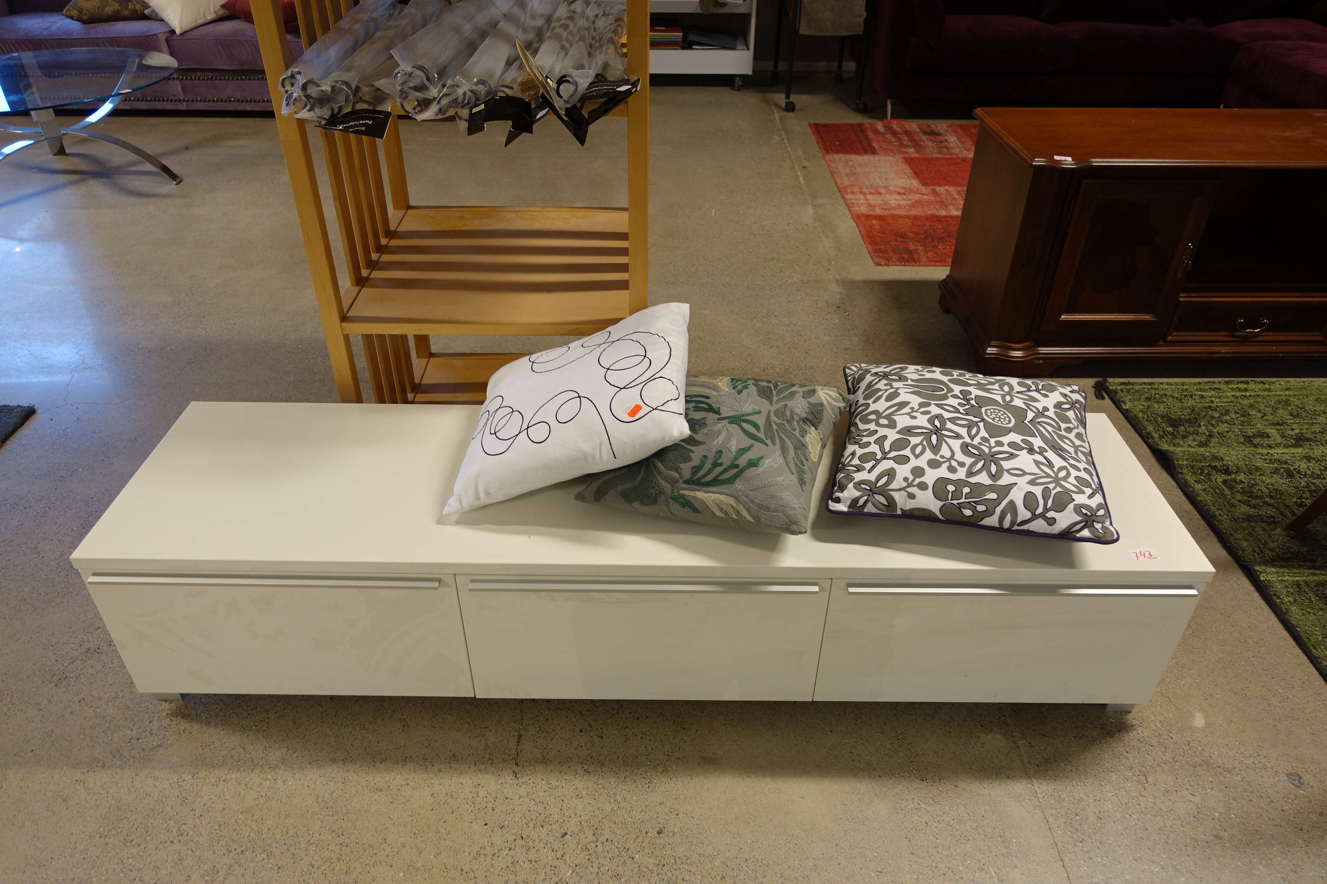 Bench - PS Auction - We value the future - Largest in net auctions