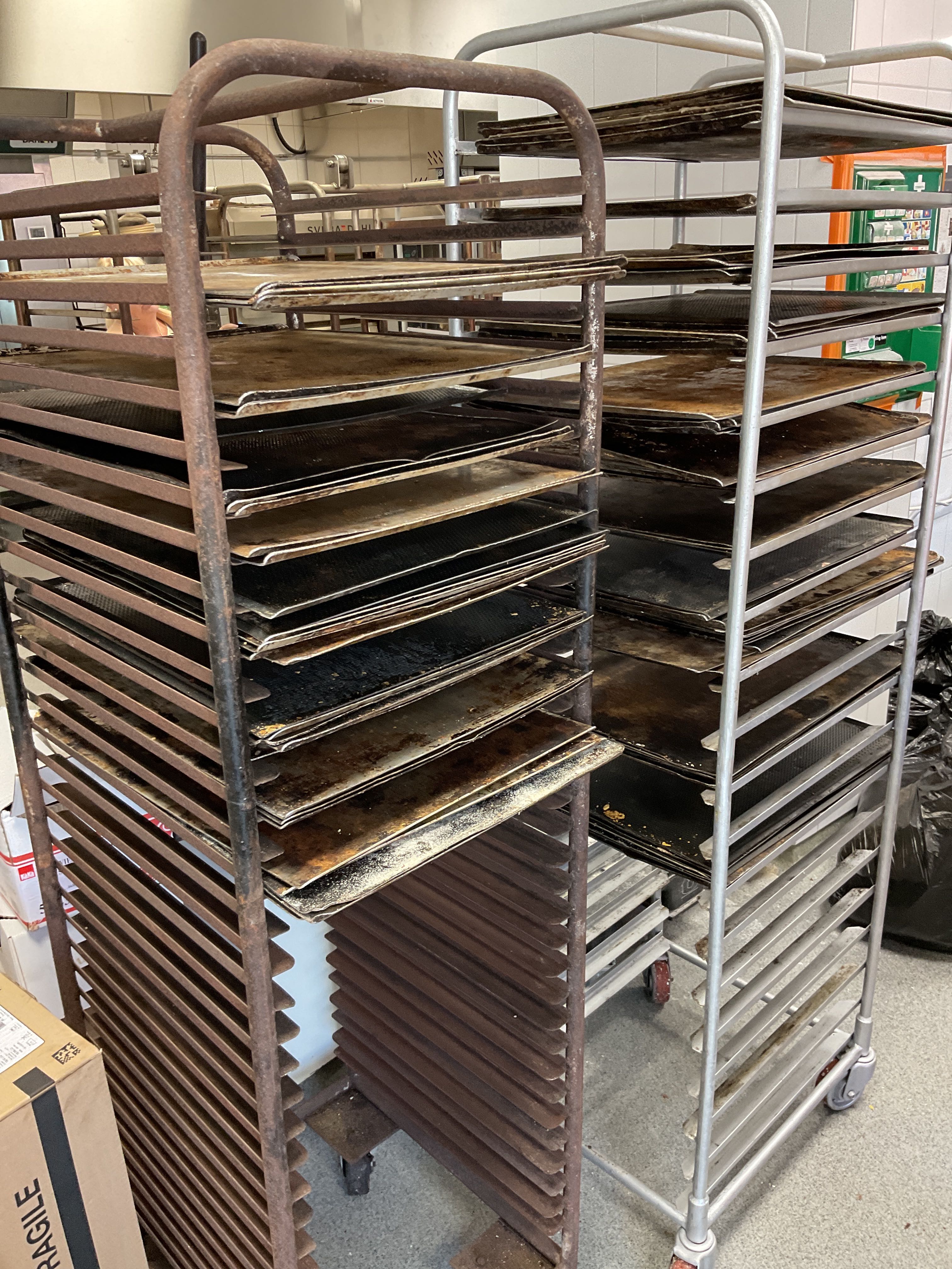 Bakery/Stick carts - PS Auction - We value the future - Largest in net ...