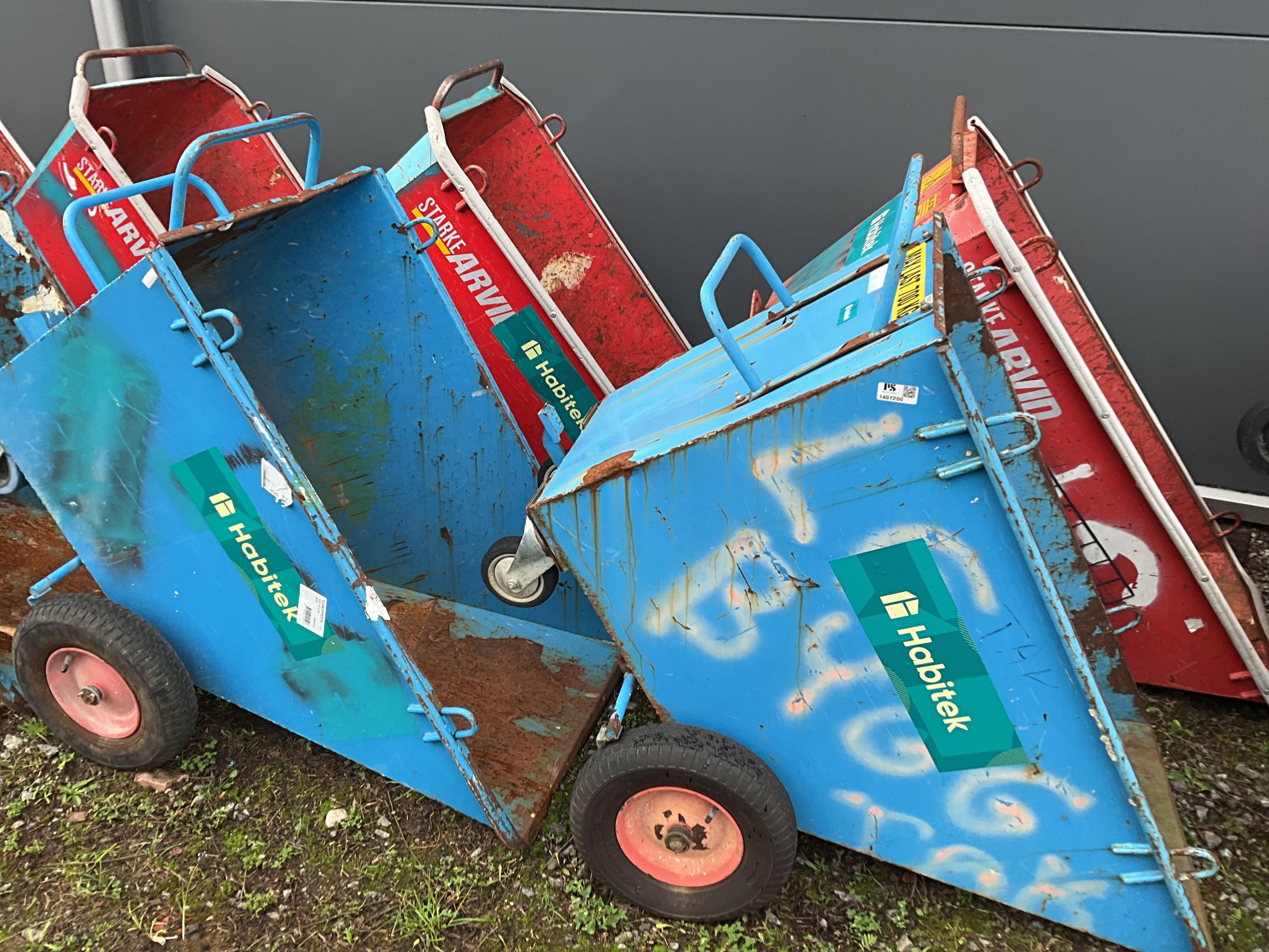 Material container 4 pcs on wheels - Strong Arvid - PS Auction - We ...
