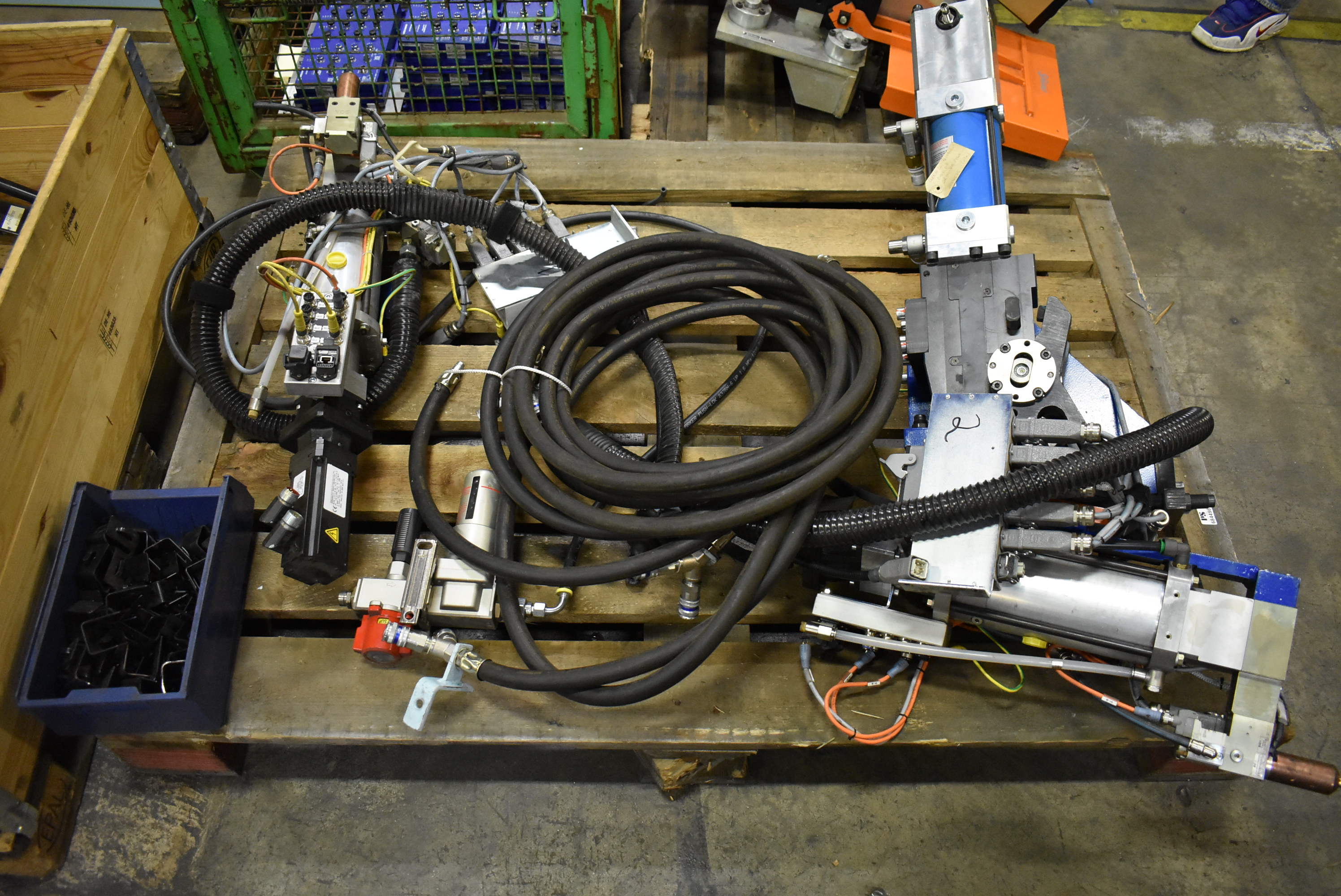 Glue guns servo-controlled for SCA - PS Auction - We value the future ...