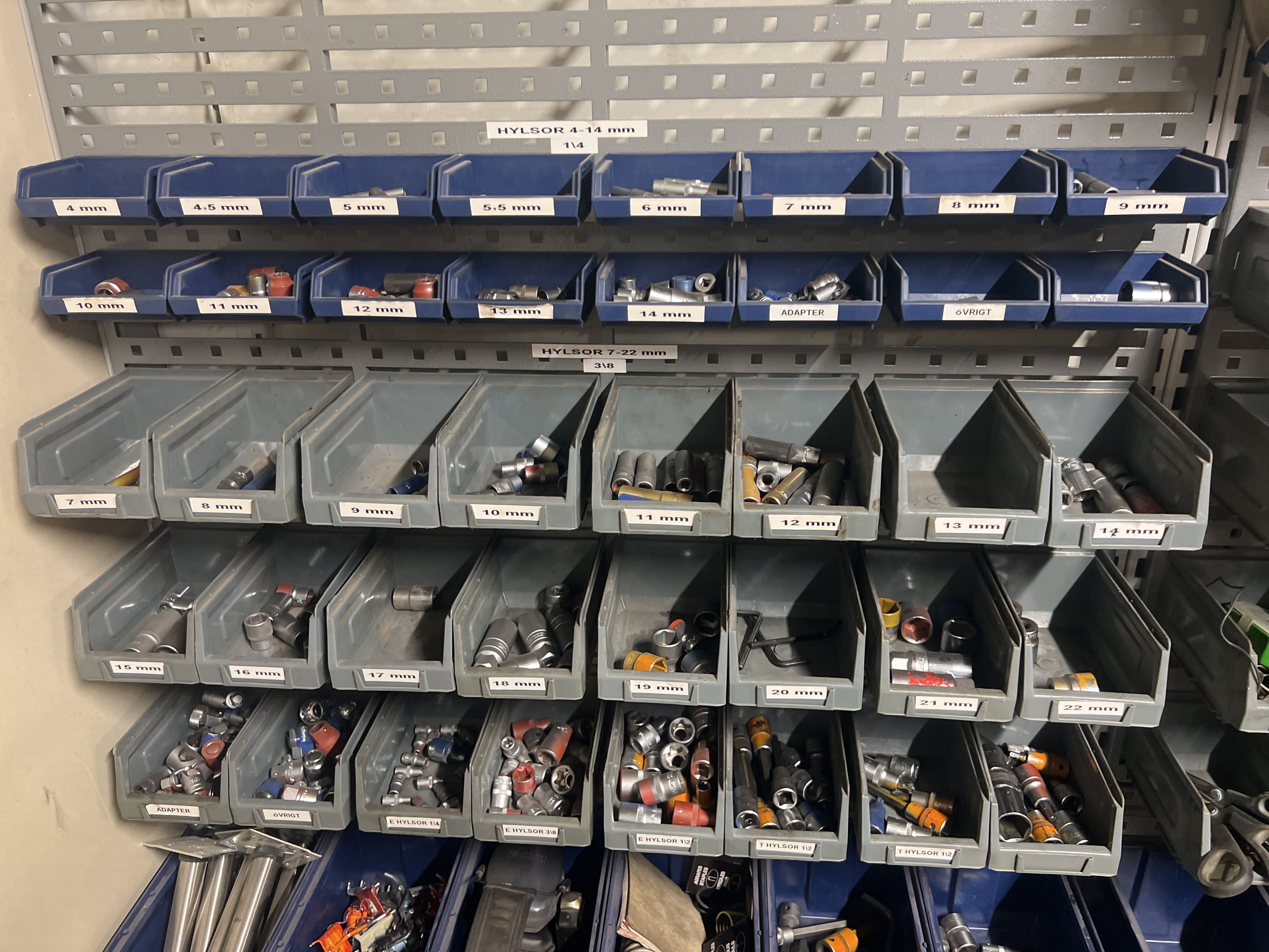 Stort lager till bilverkstad - Auktioner online - Nätauktioner & Konkursauktioner | PS Auction