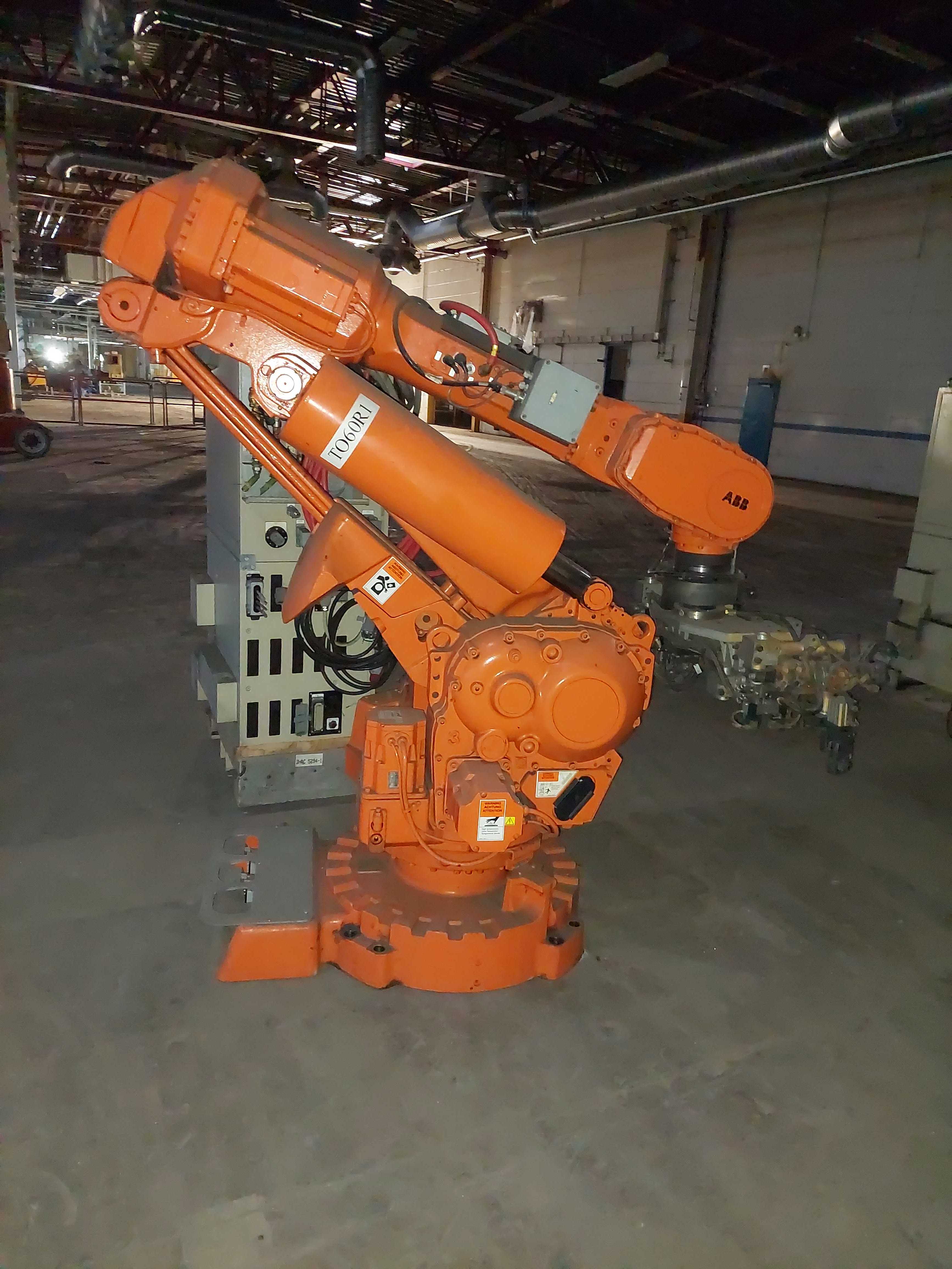 Industrial robot ABB IRB6400RM2000 with tools - PS Auction - We value ...