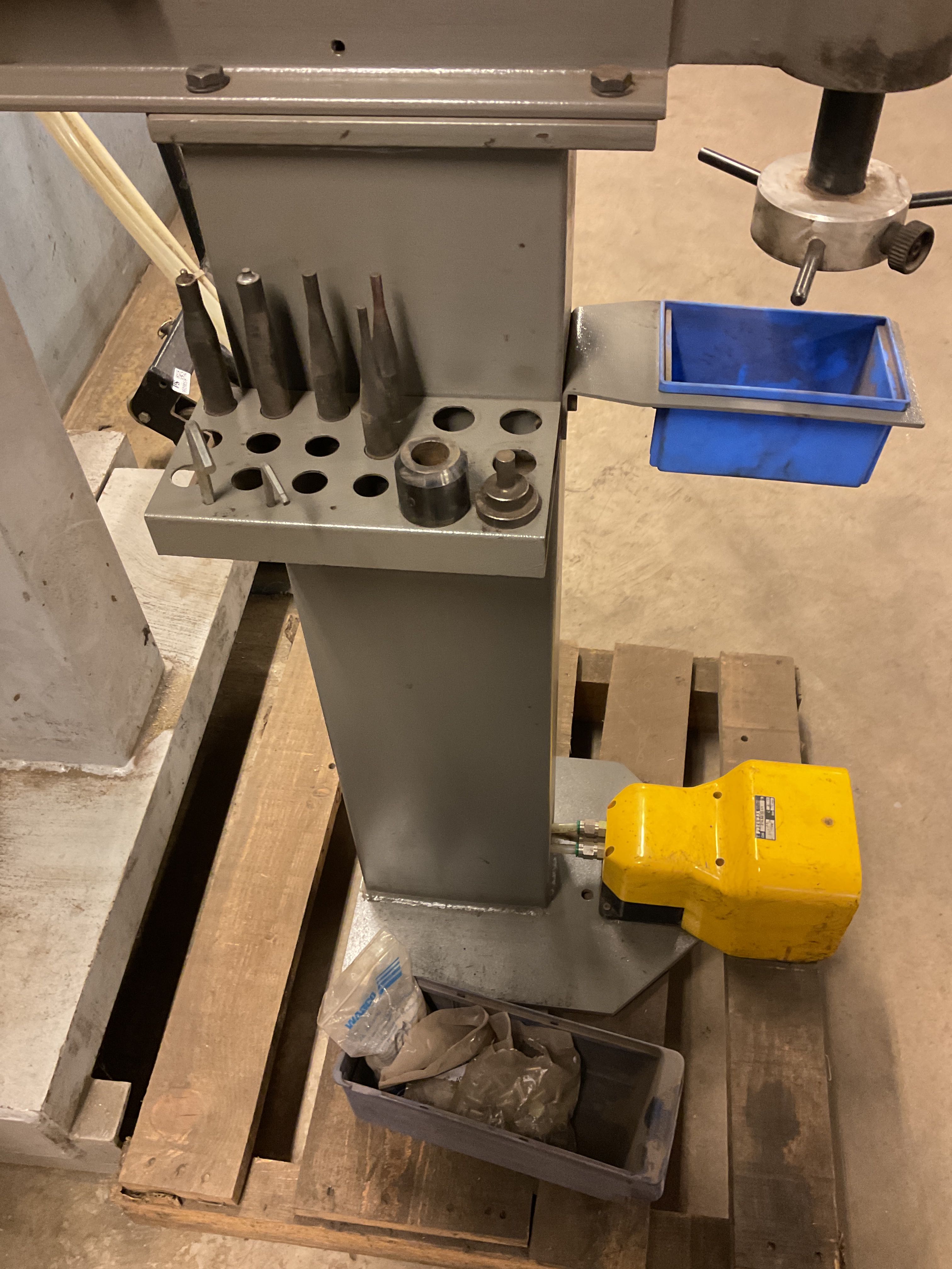 Riveting machine CAORLE RP18 - PS Auction - We value the future ...