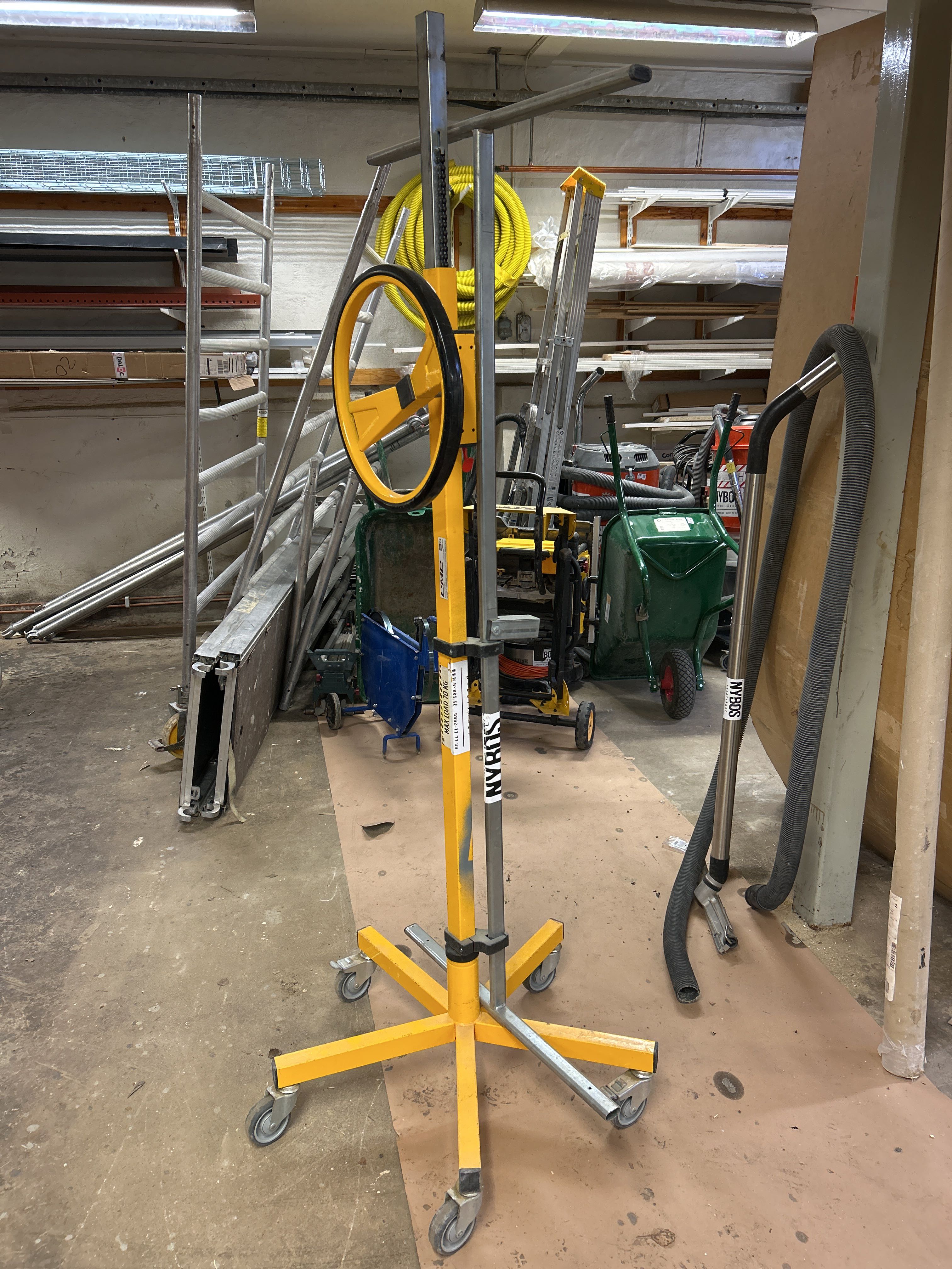Skivlyft gipslyft CMC CM70S - Auktioner online - Nätauktioner ...
