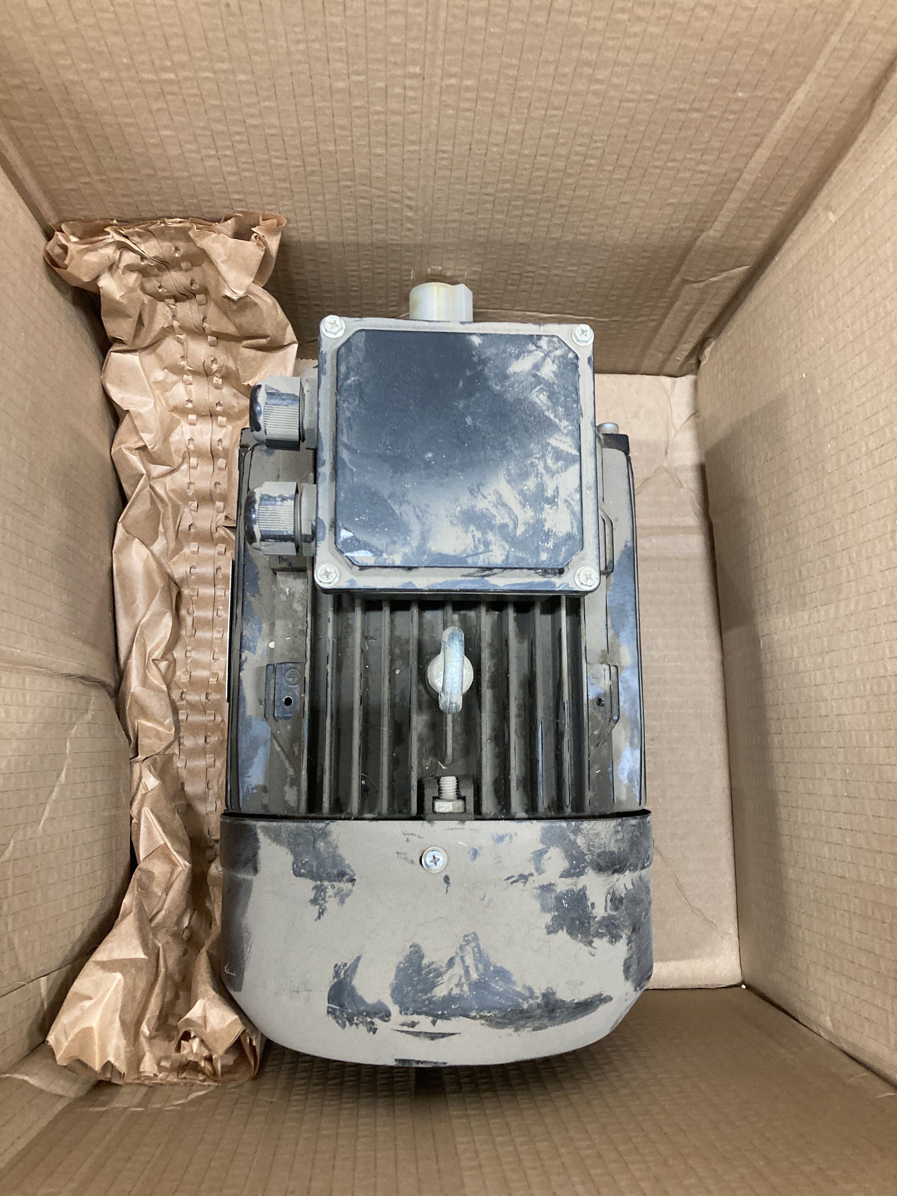 Electric motor Busck 4 kW 1400 B3 - PS Auction - We value the future ...