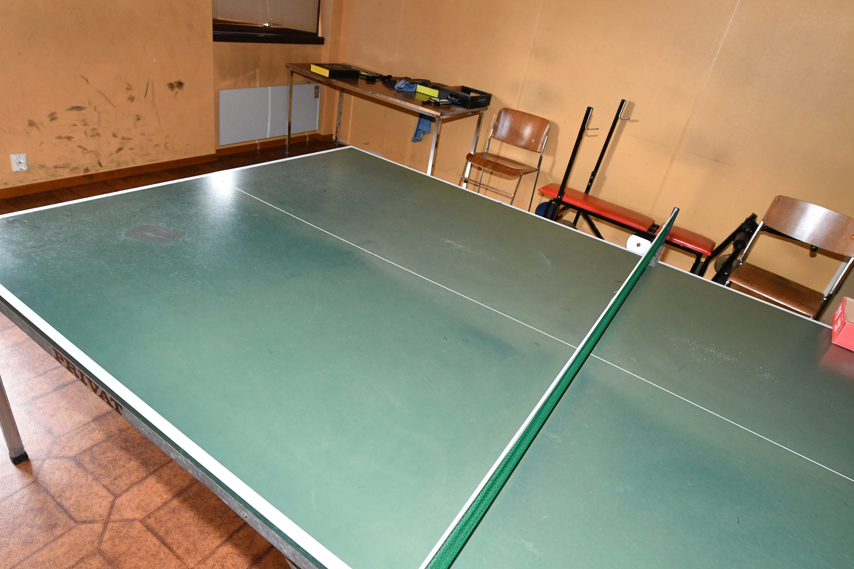 Pingisbord + lite annat - Auktioner online - Nätauktioner ...