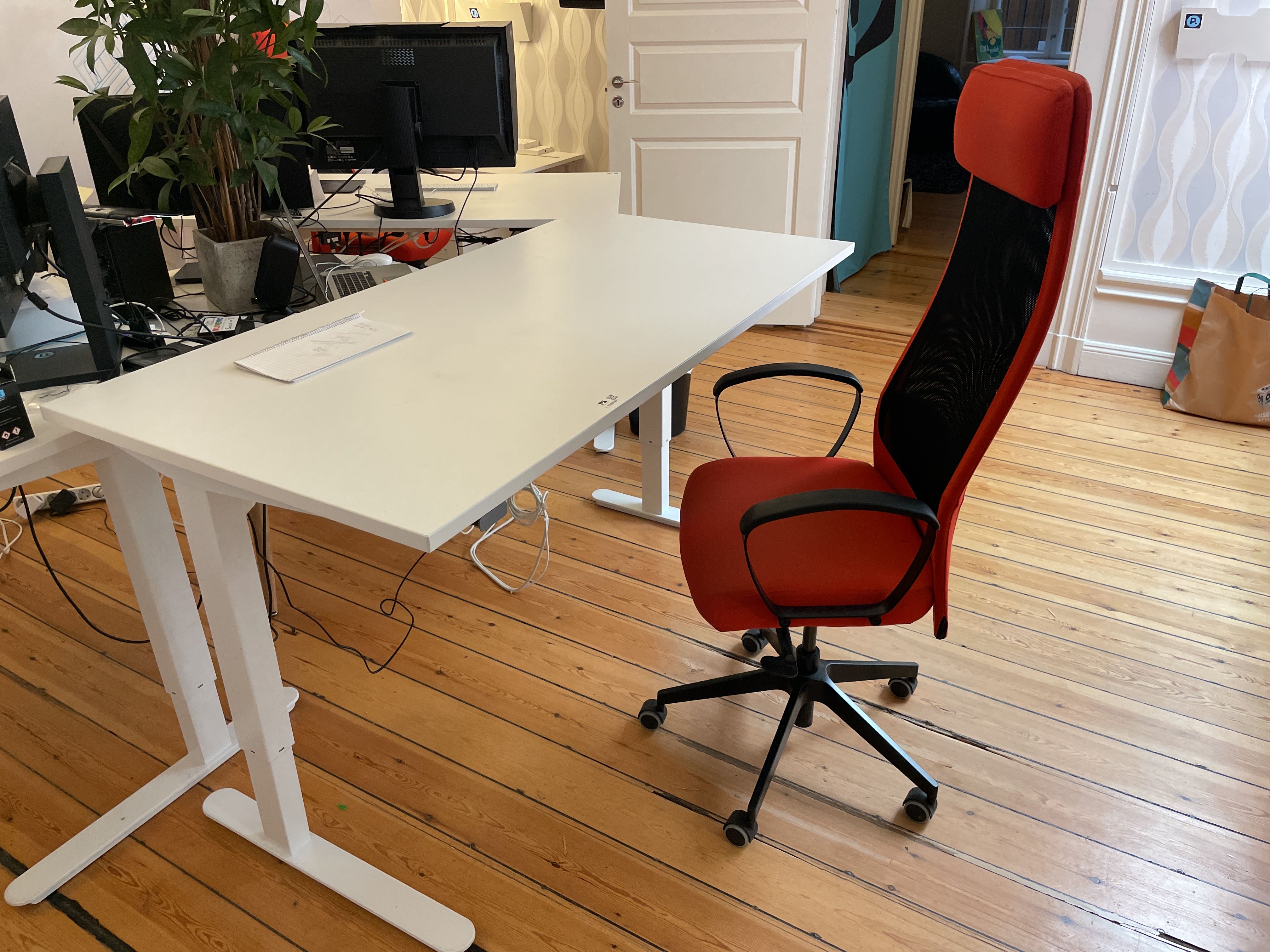 Raised and lowerable desk with office chair - PS Auction - We value the ...