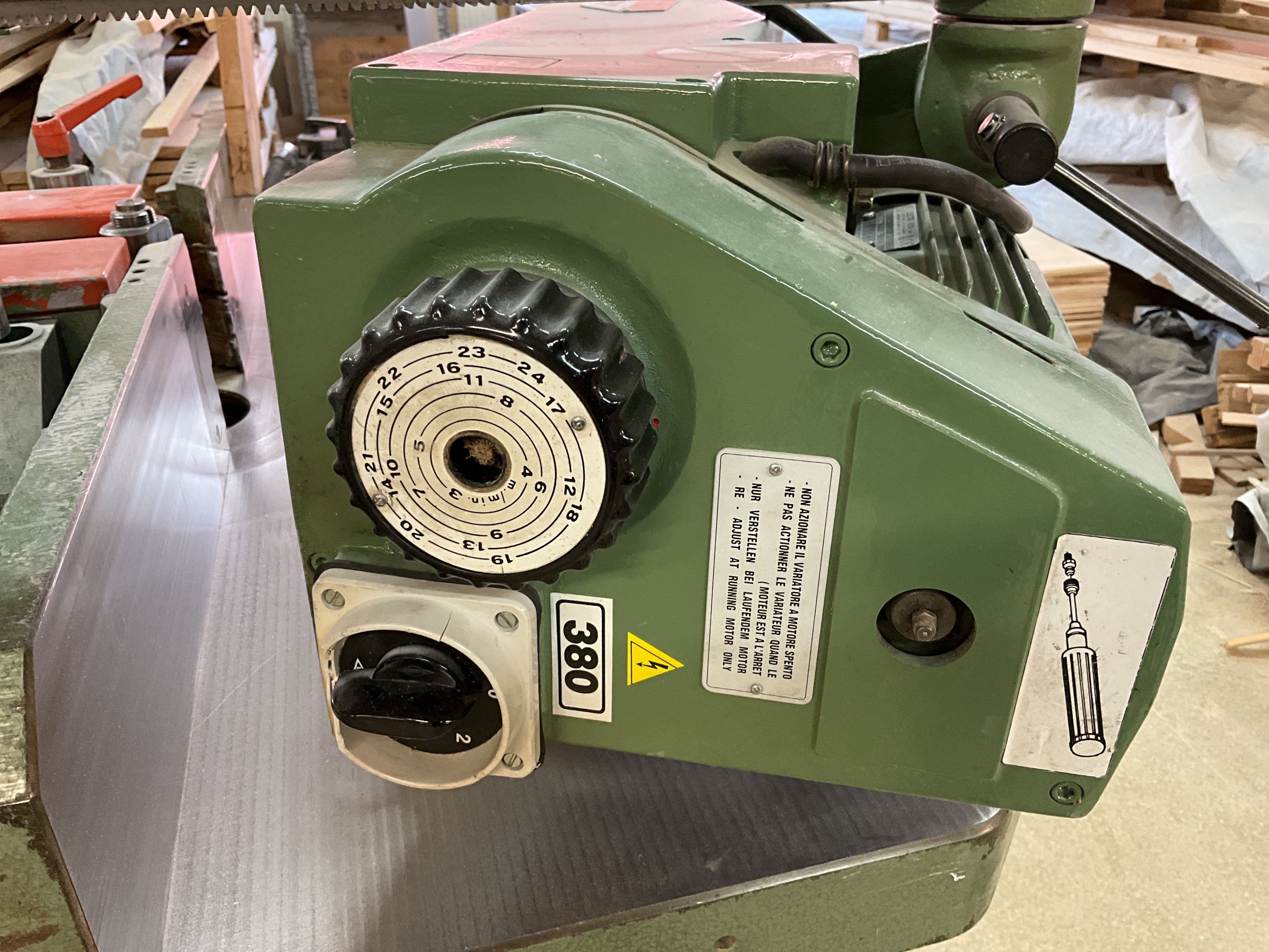 Bordsfräs Bauerle med matarverk Univer - Auktioner online ...