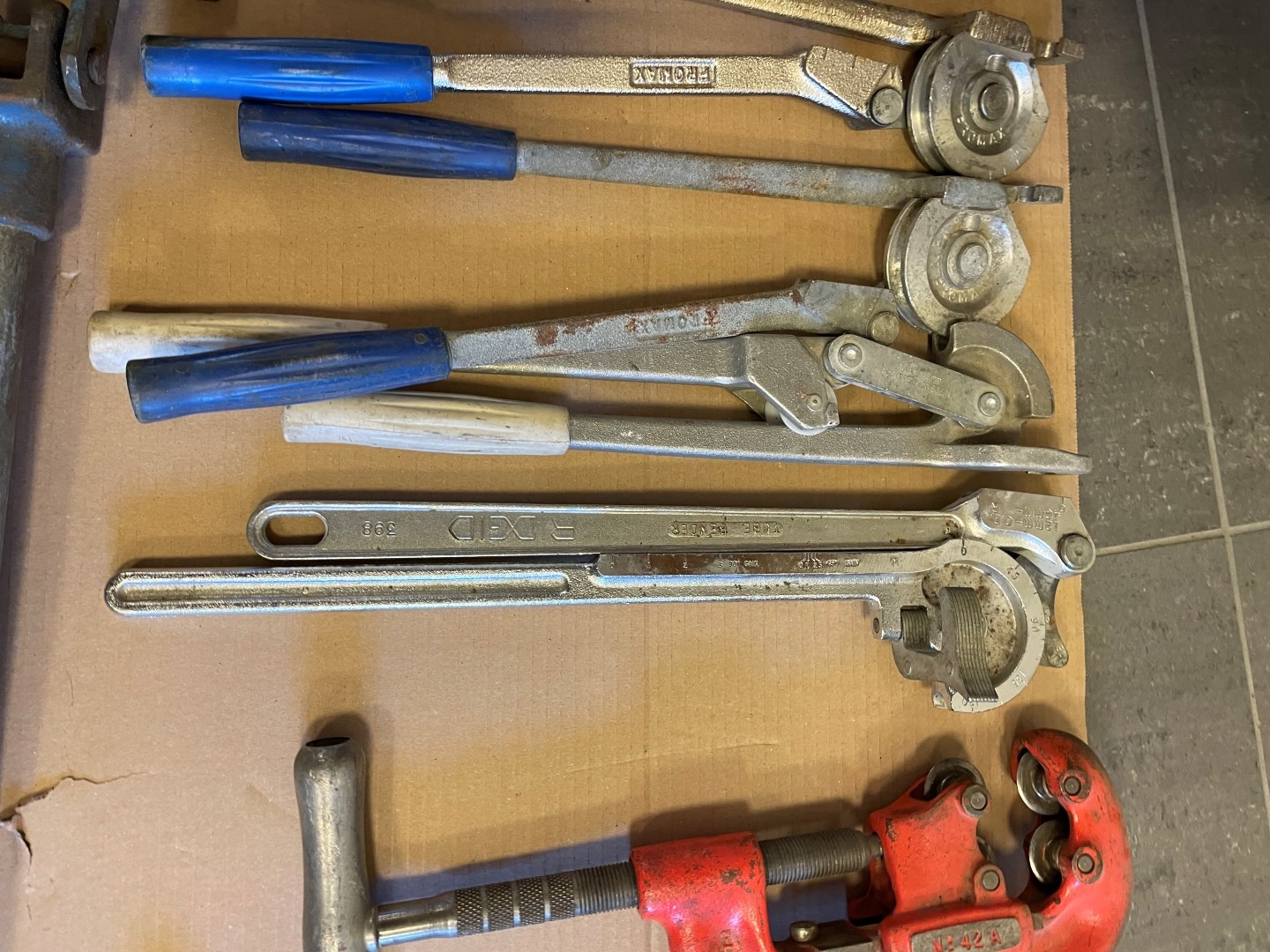 Pipe tools, bends, cutters and cutters - PS Auction - We value the ...