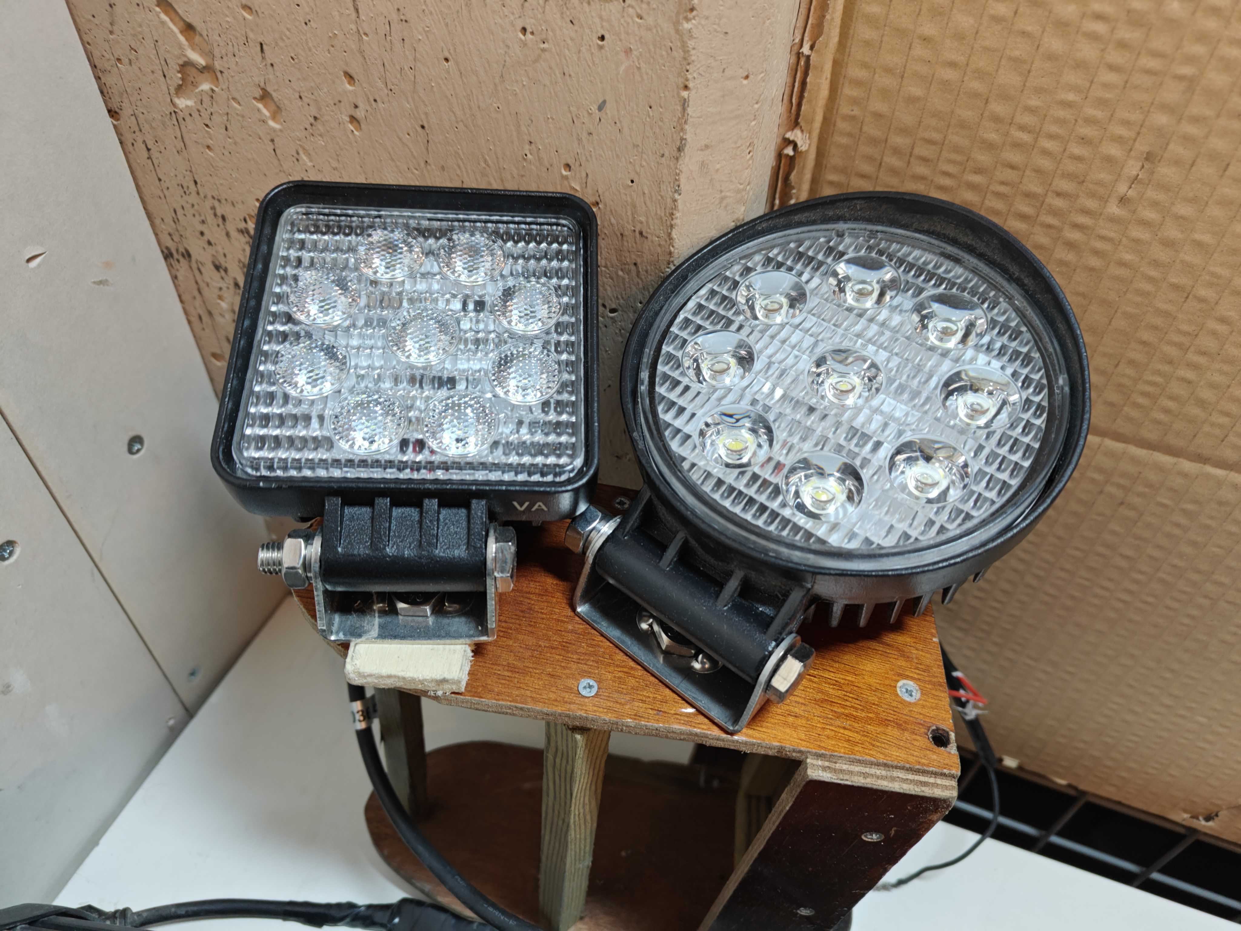 2 LED ramps and 2 work lights - PS Auction - We value the future ...