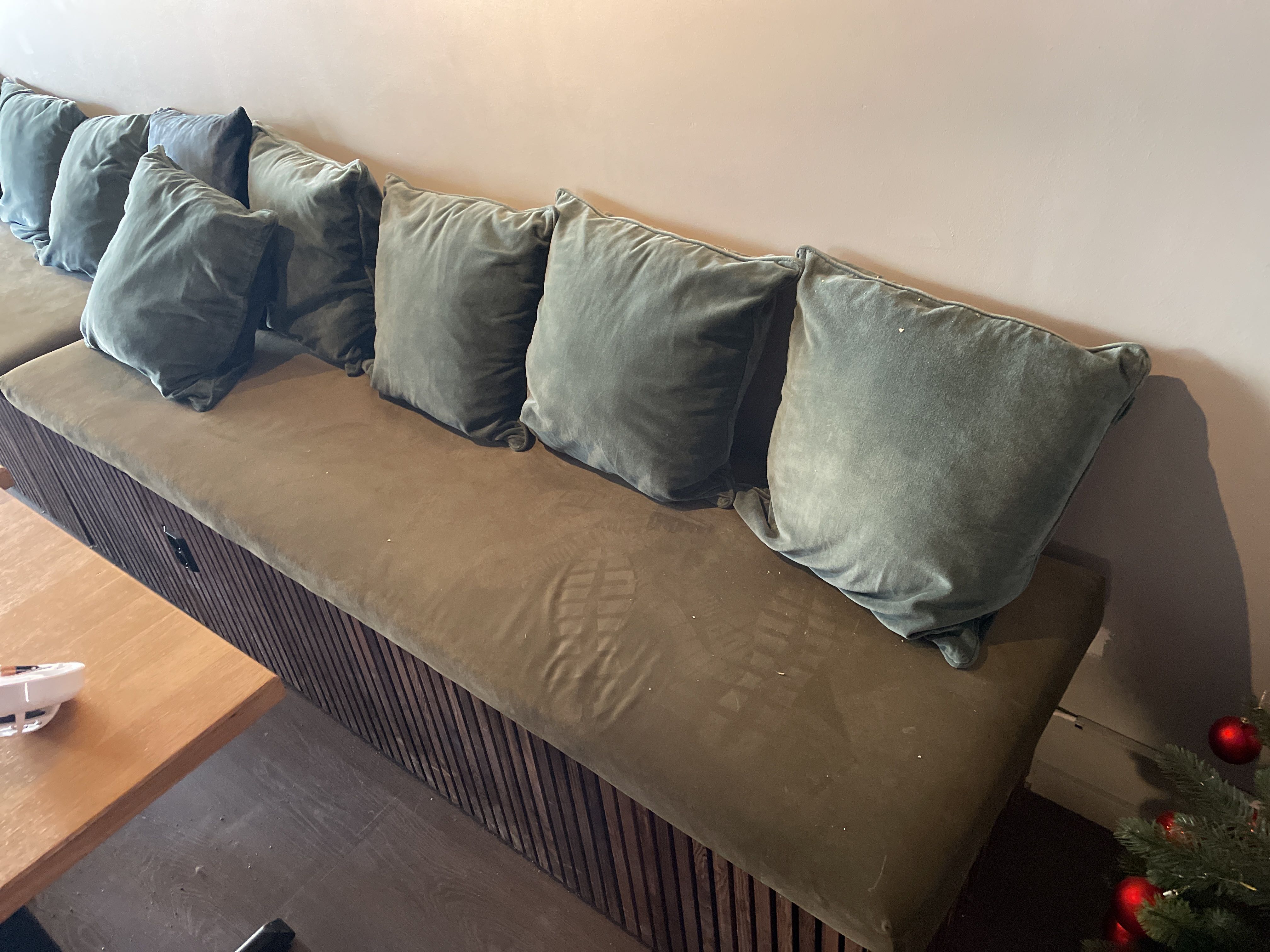 Site-built sofa - PS Auction - We value the future - Largest in net ...