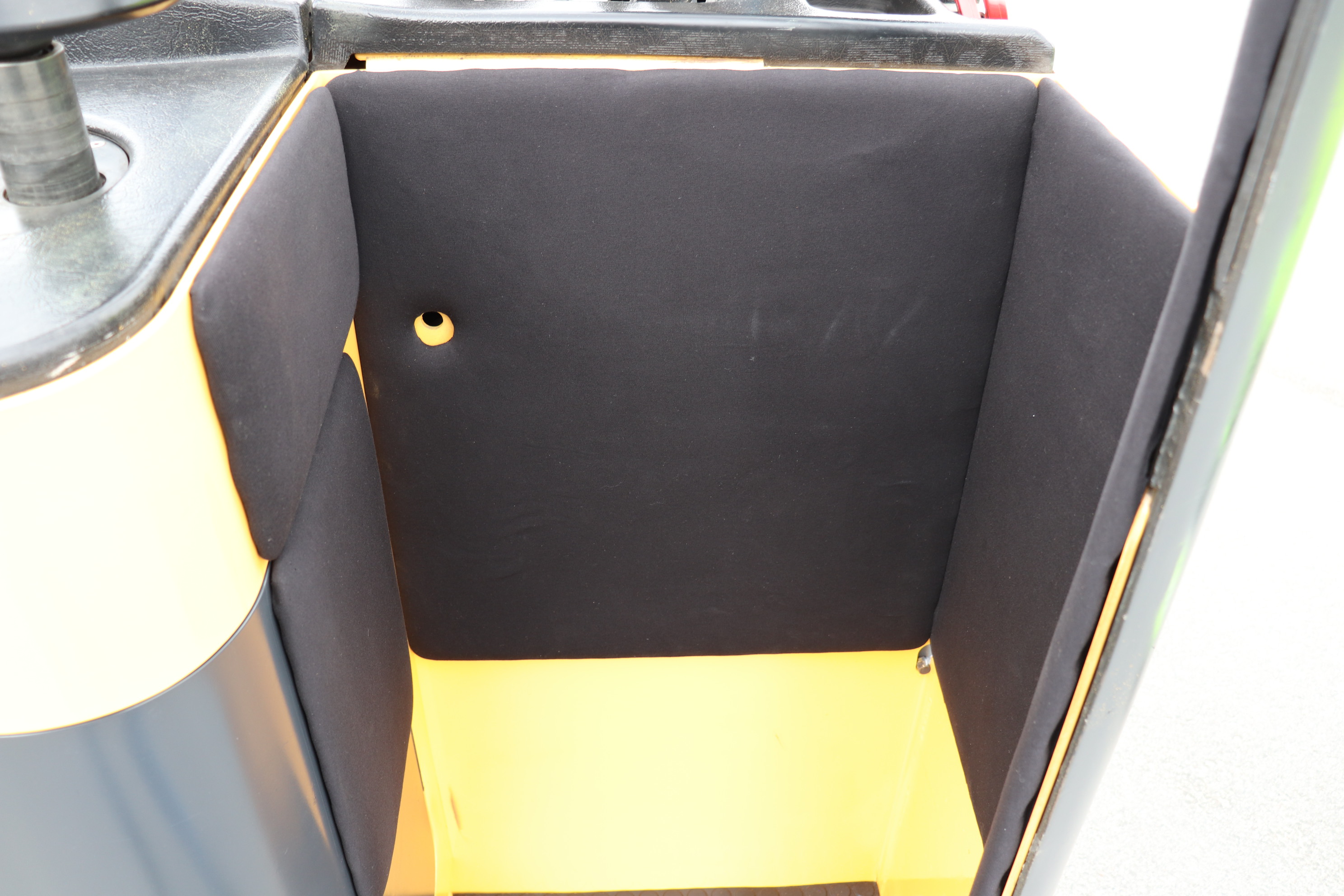 Stand stacker Abeko SA 1600 TY -14 - PS Auction - We value the future ...