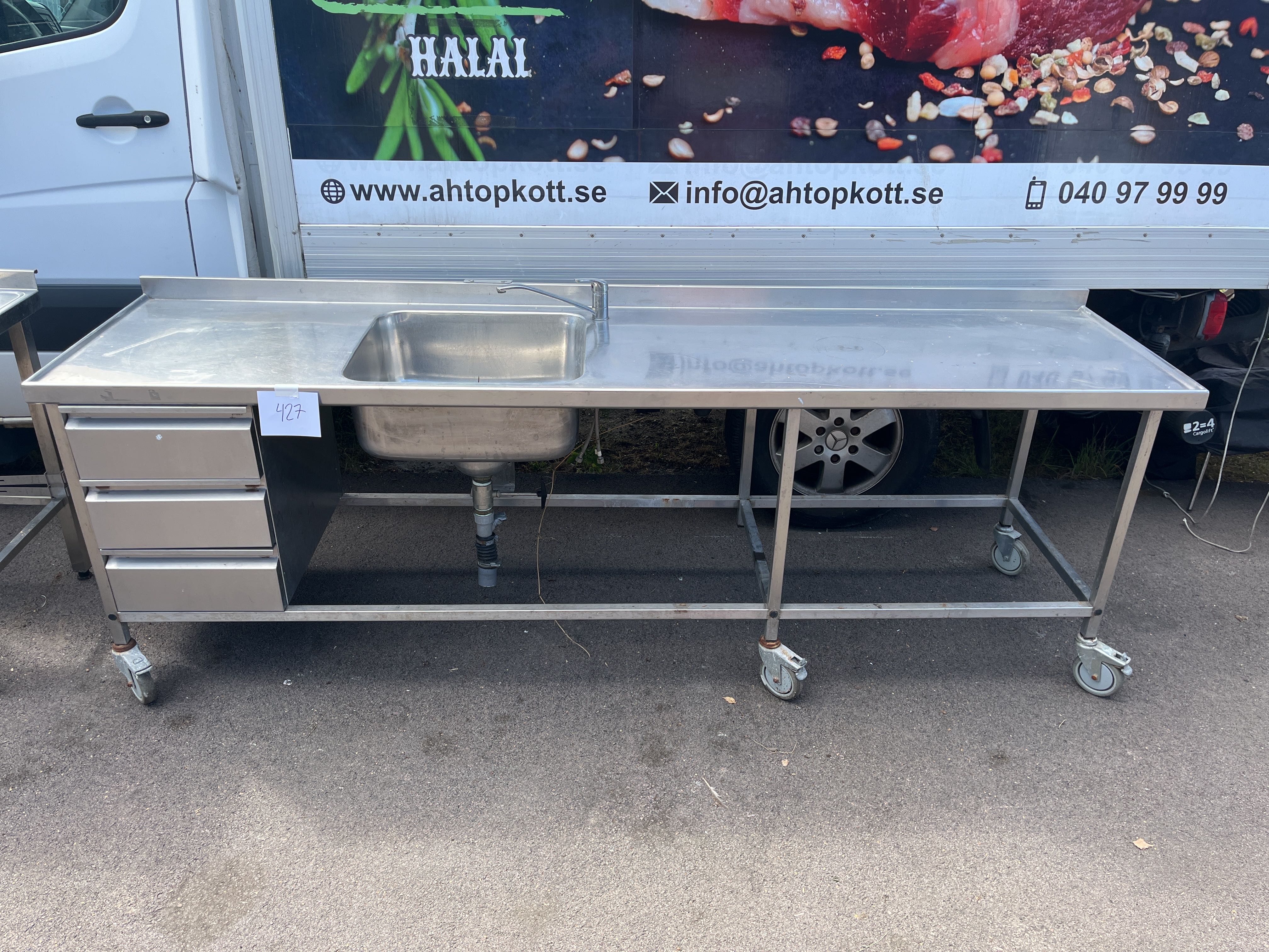 Rostfri bänk med vask och draglådor - Auktioner online - Nätauktioner ...