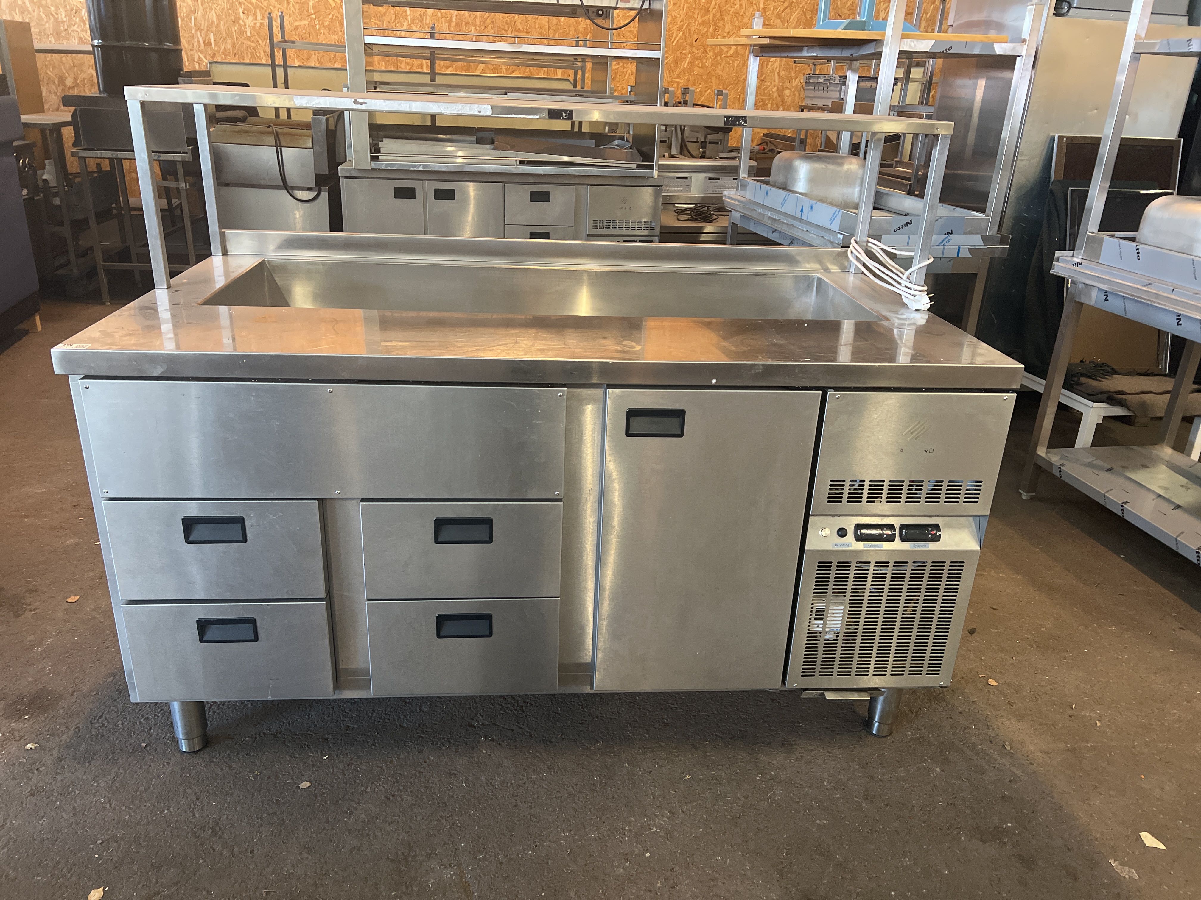 Cooling bench with cooling well and 4 drawers, 1 cabinet, upper shelf ...