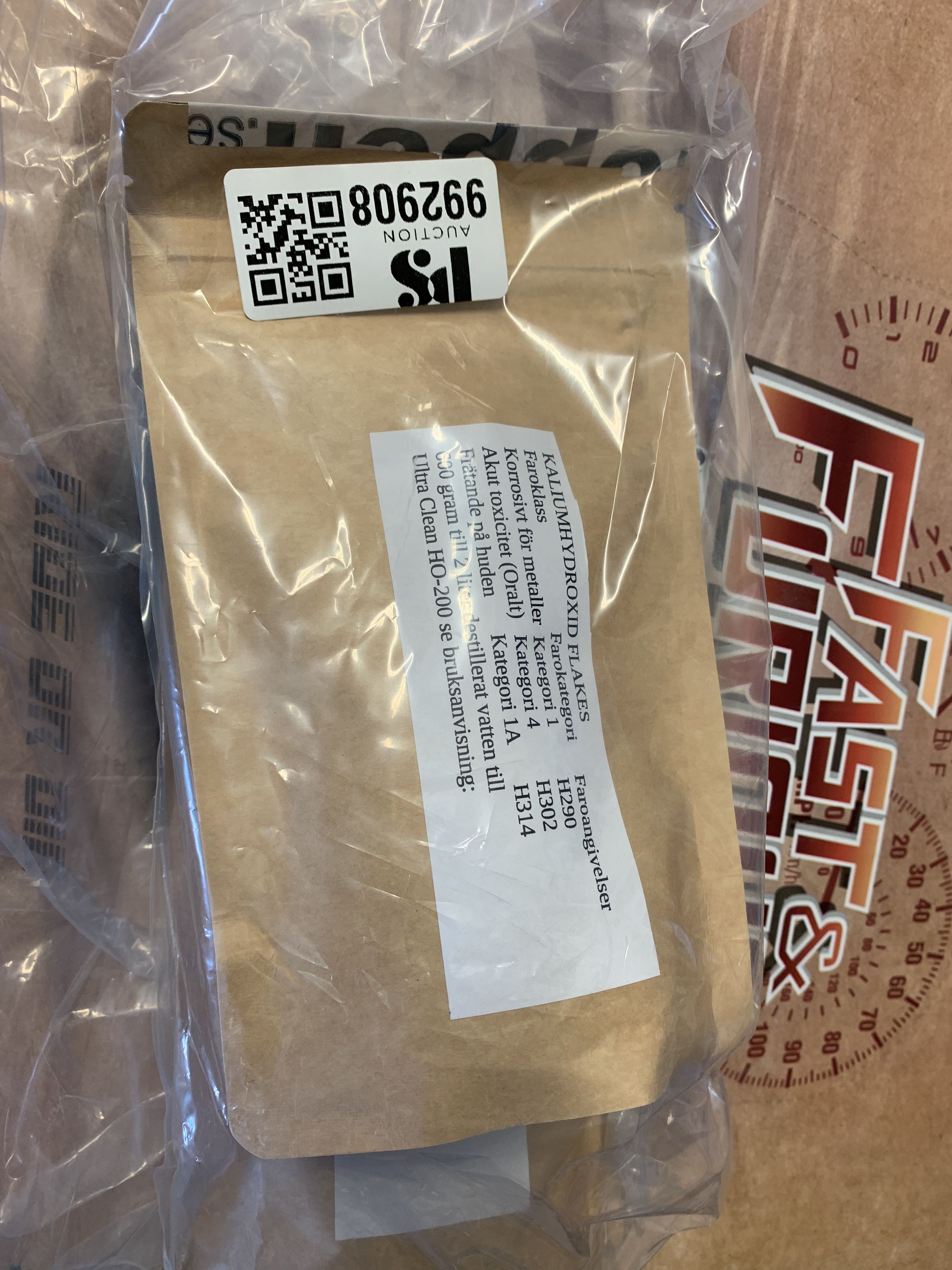Kaliumhydroxid Flakes, 2 förpackningar - Auktioner online ...