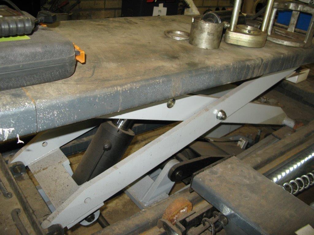 Protools Saxlyft 4 ton med belysning led - Auktioner online ...