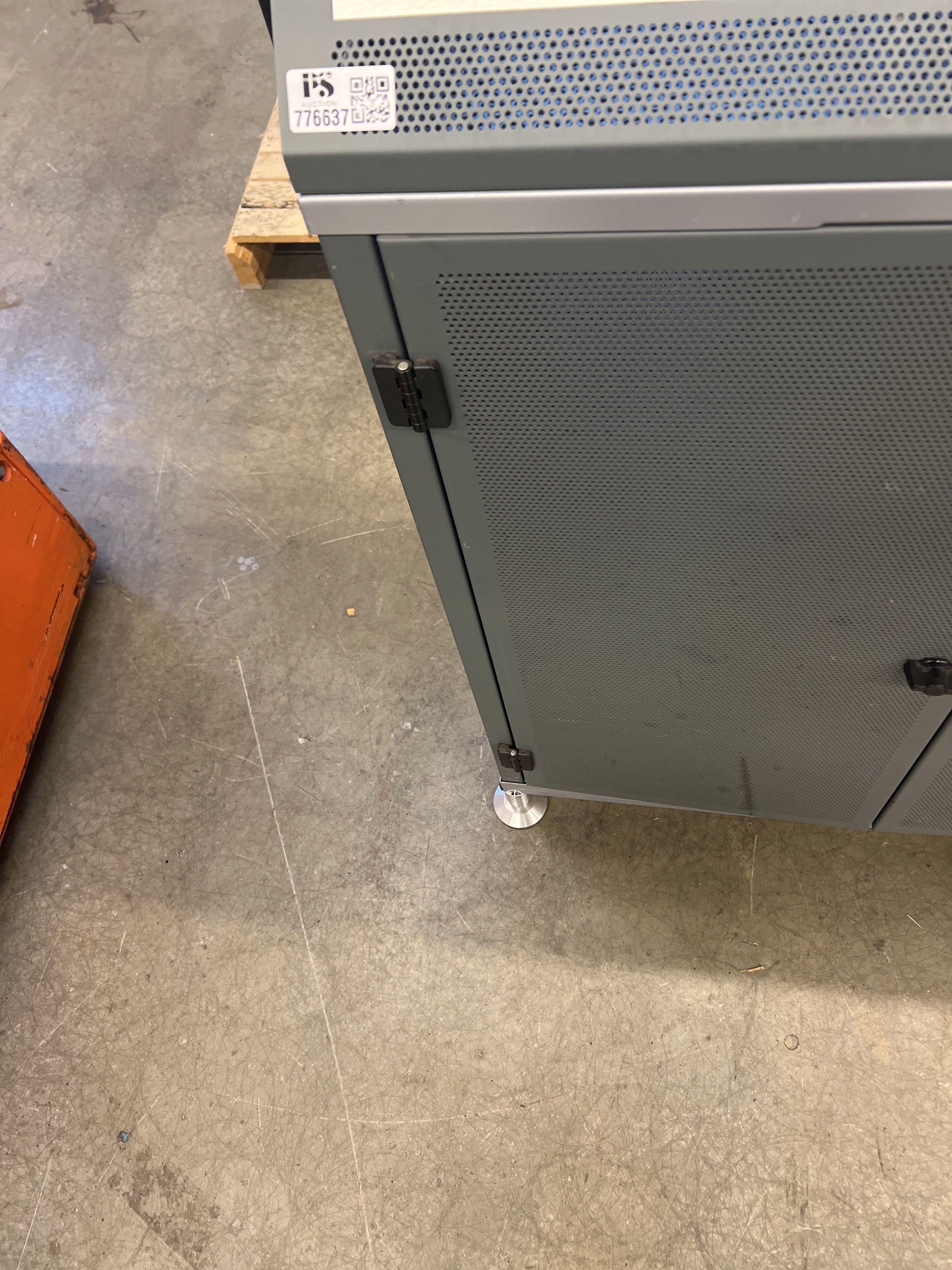 PU Cabinet (airbag storage) - PS Auction - We value the future ...