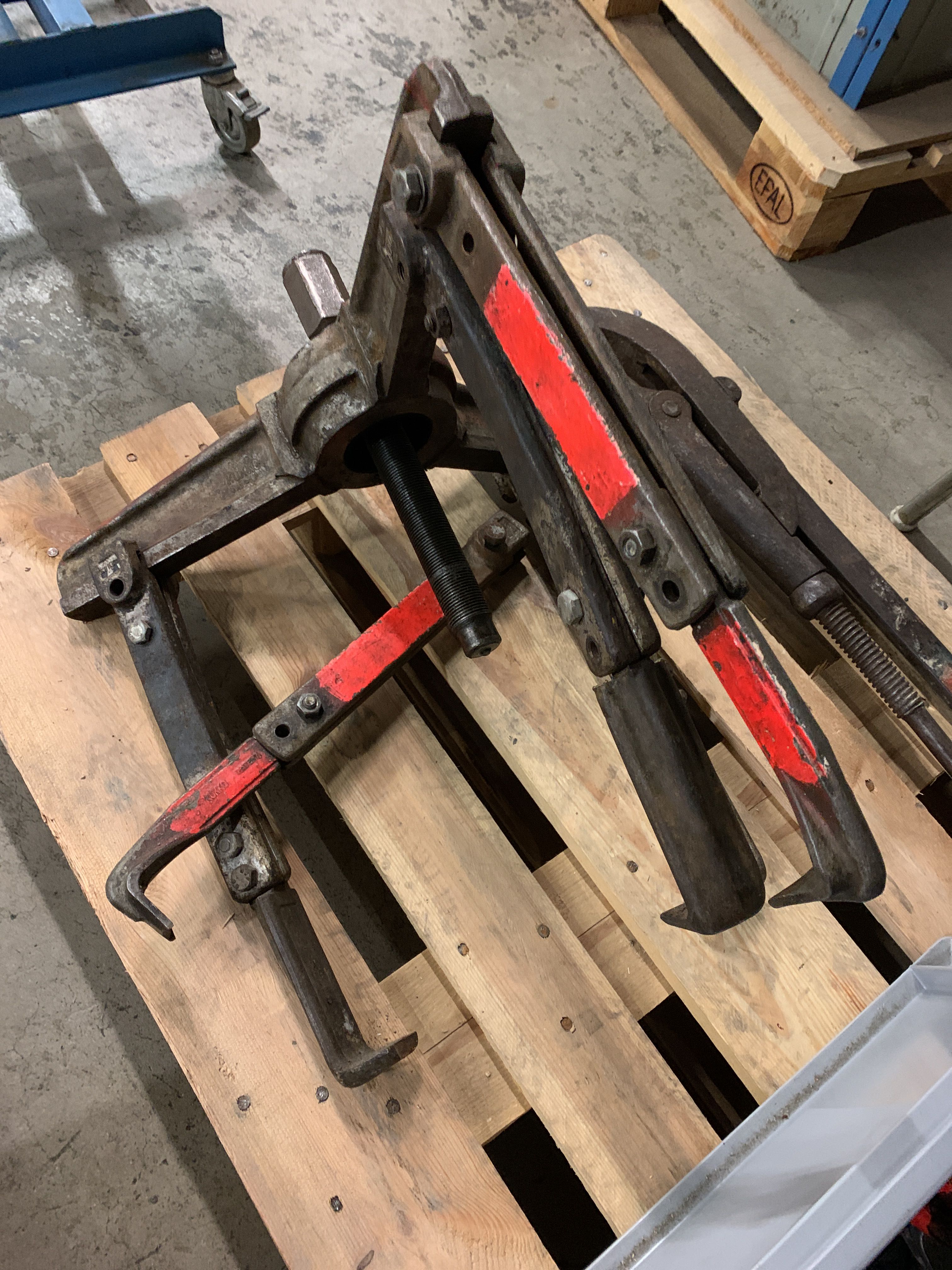 Pall med special verktyg - Auktioner online - Nätauktioner ...