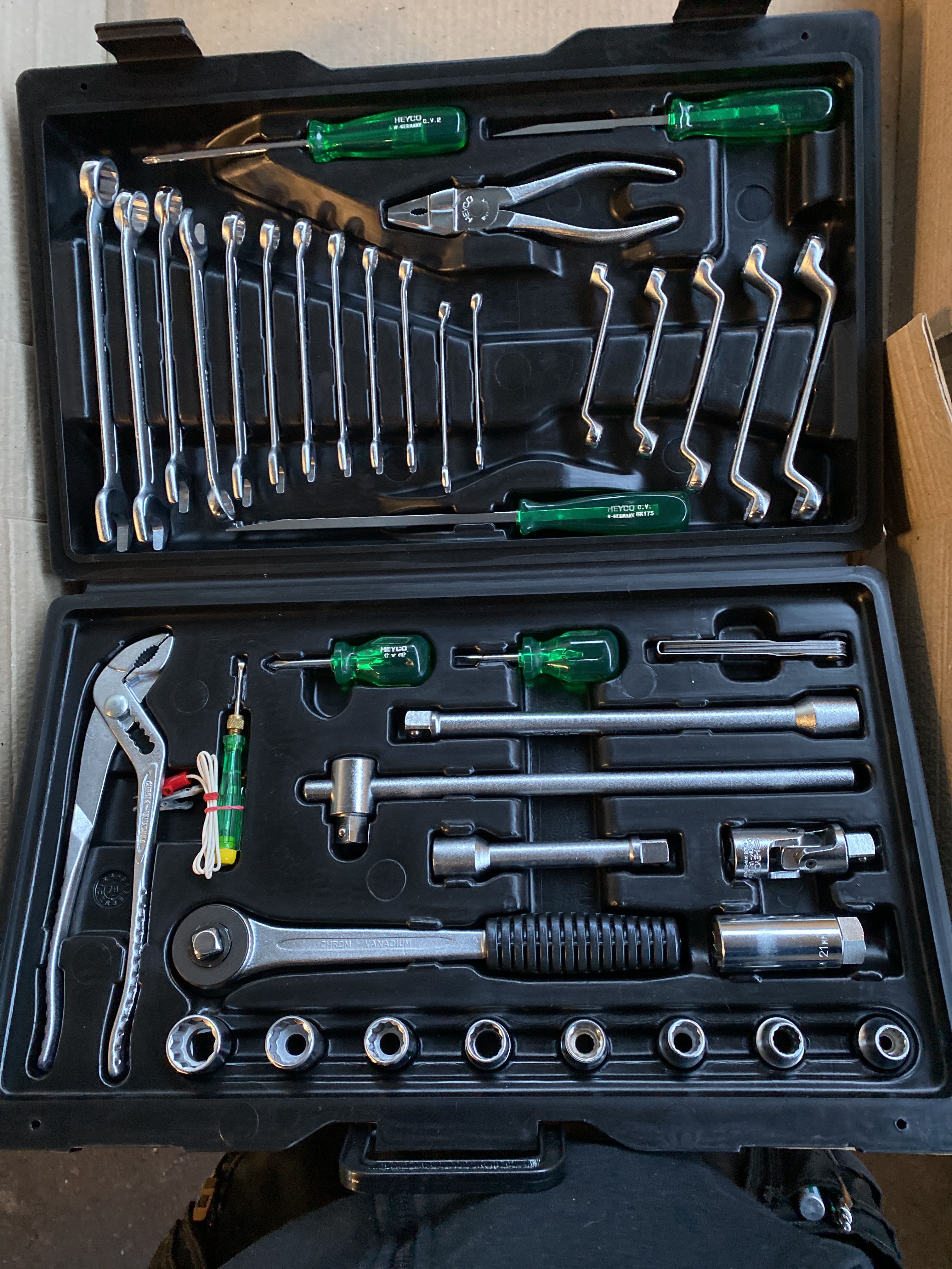 New toolbox, ring / socket wrenches etc. - PS Auction - We value the ...