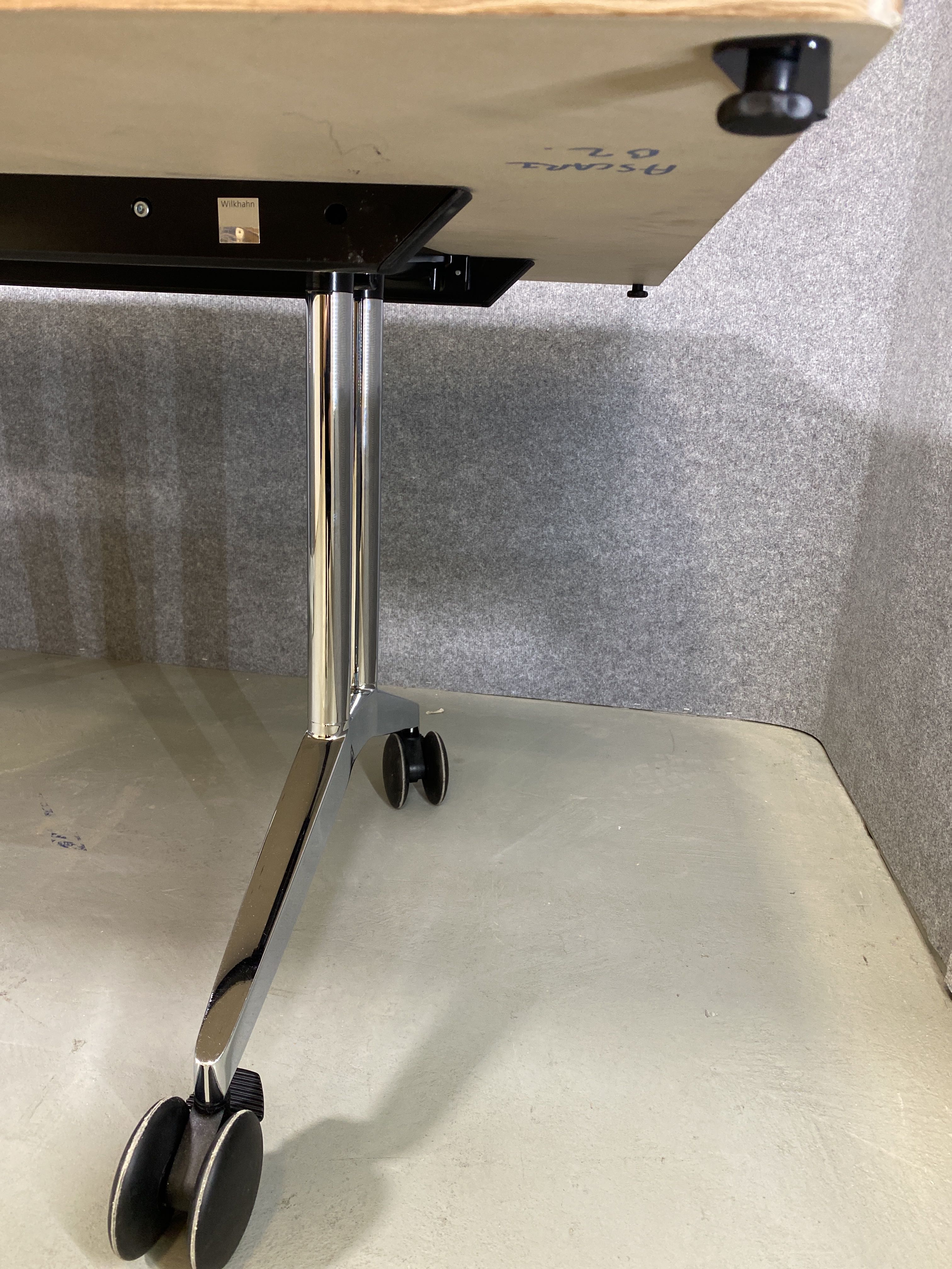 Conference / work table on wheels, Wilkhahn, Logon, 620/00 - PS Auction ...