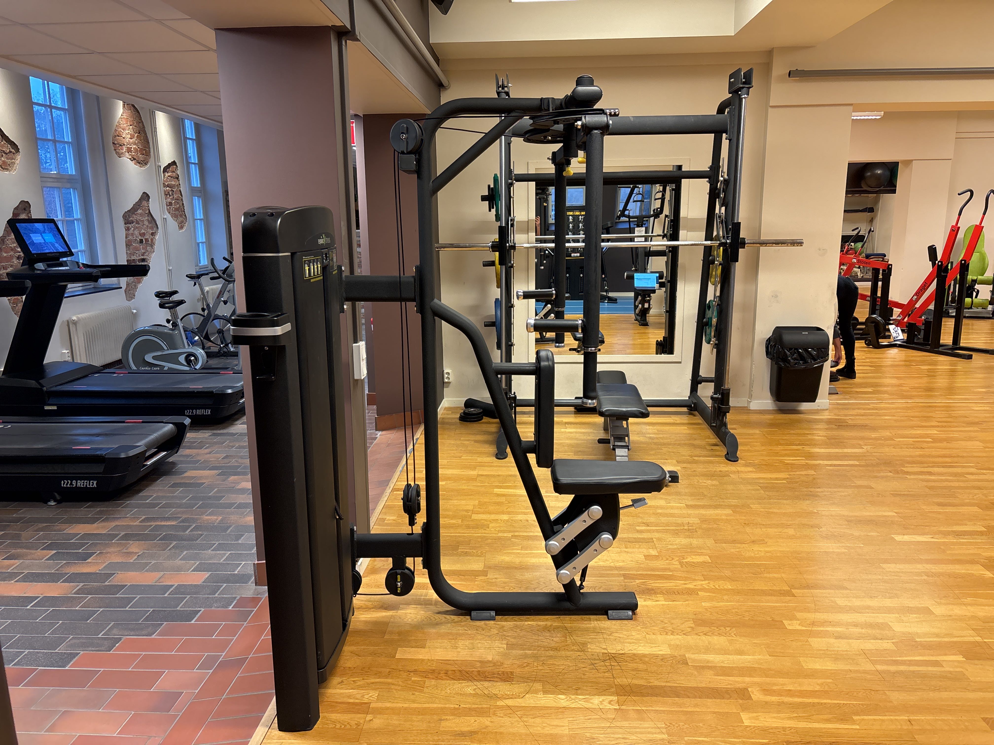 Bröstpress & Omvända flyes - Epic Fitness 02A - Auktioner online ...