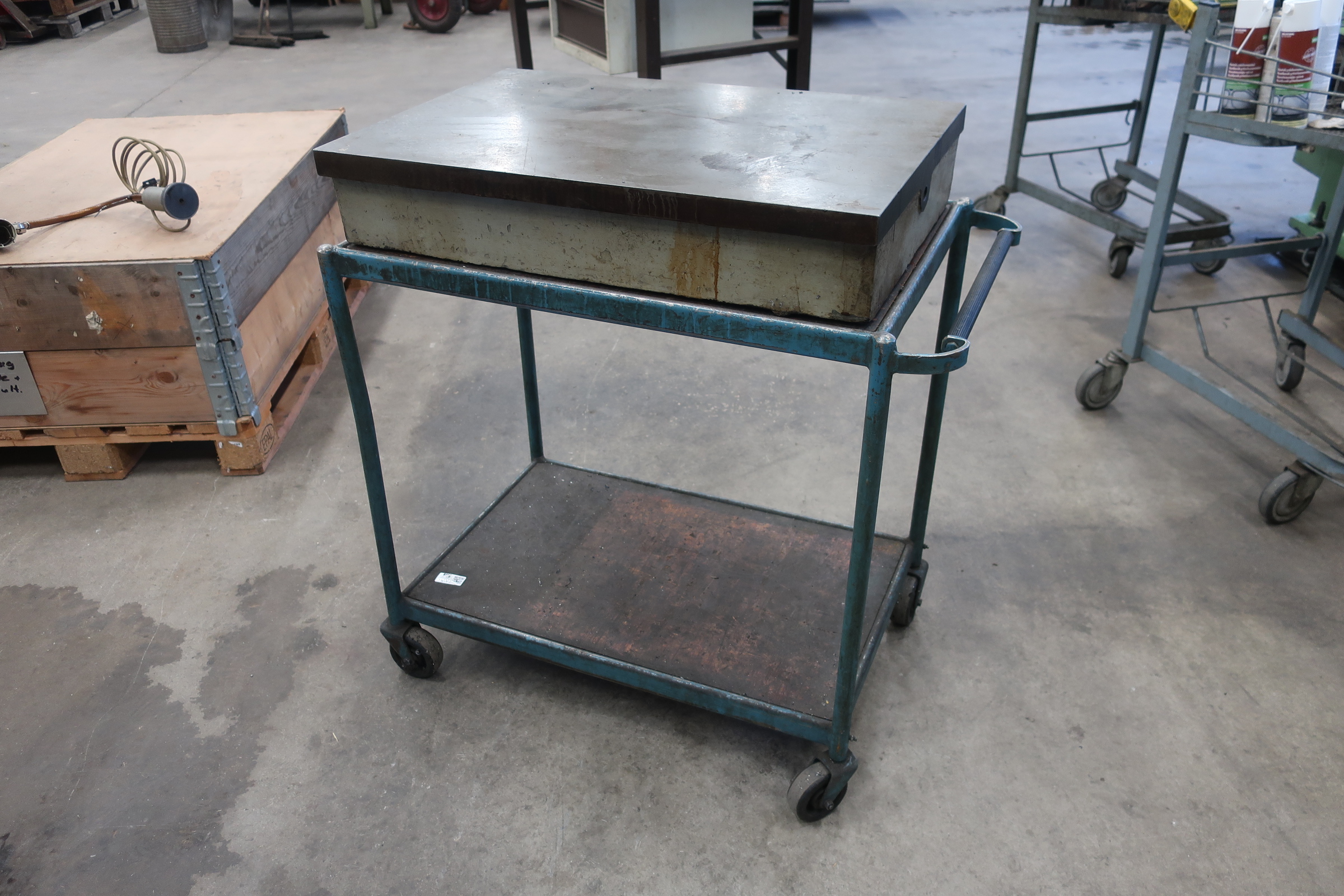 Flat plate on trolley - PS Auction - We value the future - Largest in ...