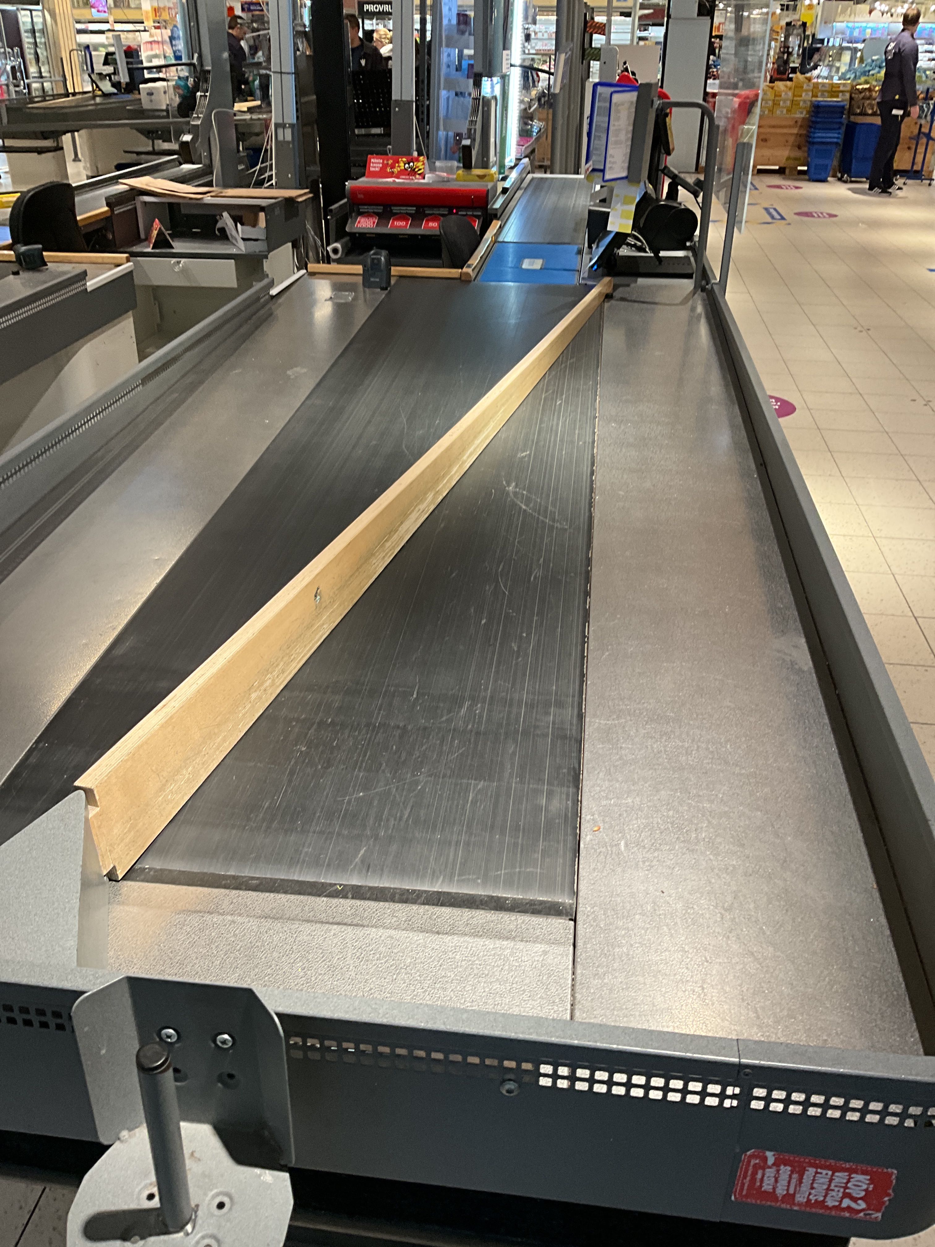 checkout system/line left checkout - PS Auction - We value the future ...
